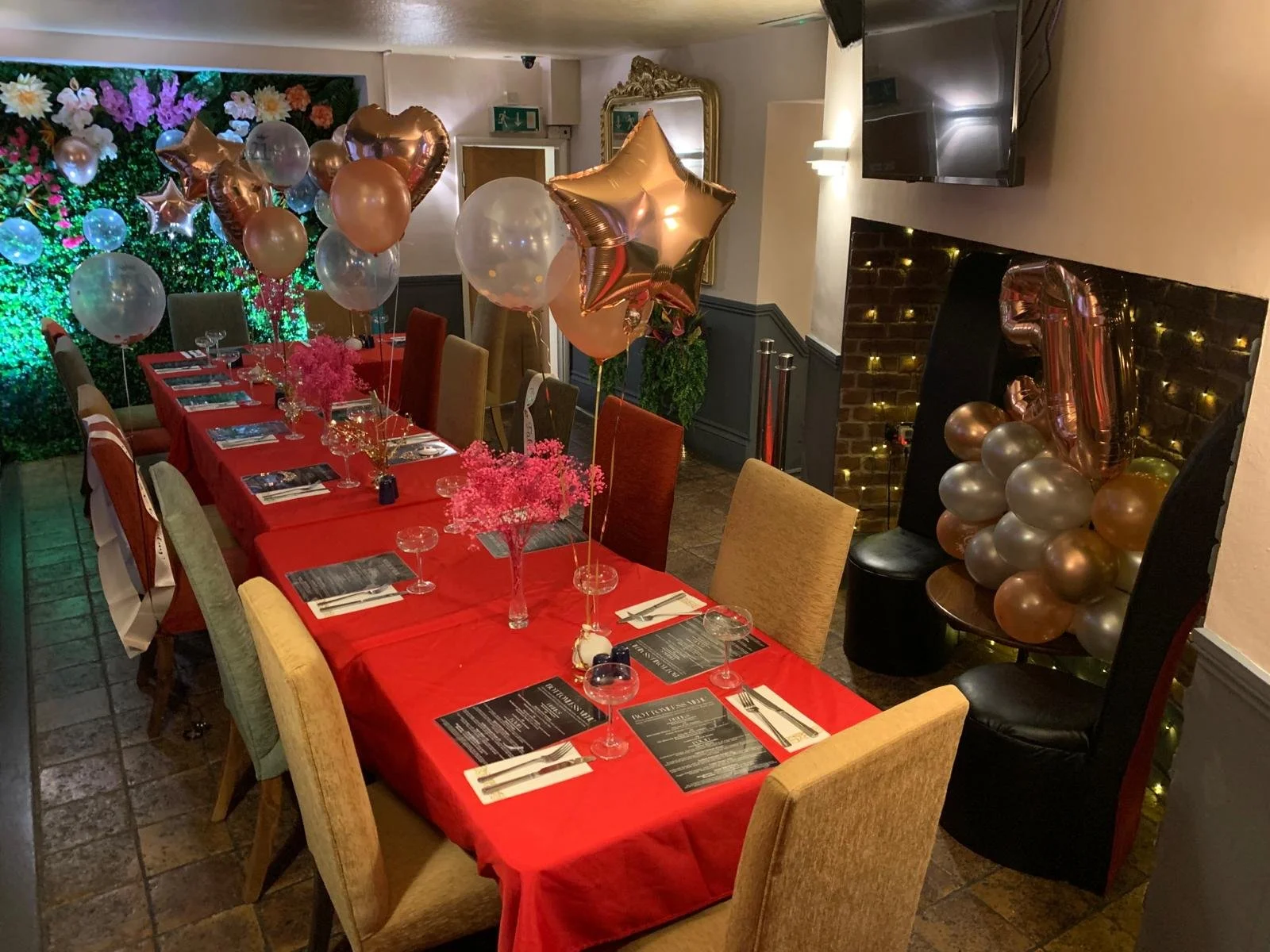 Gallery — Maverick Ladies Lounge