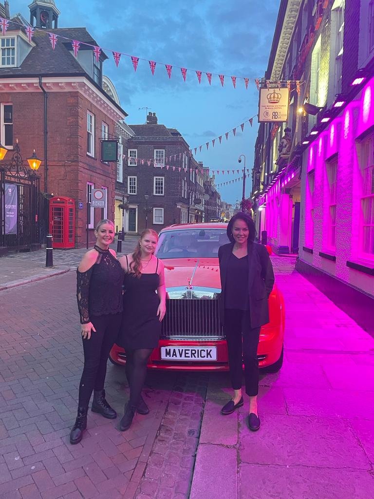 Gallery — Maverick Ladies Lounge