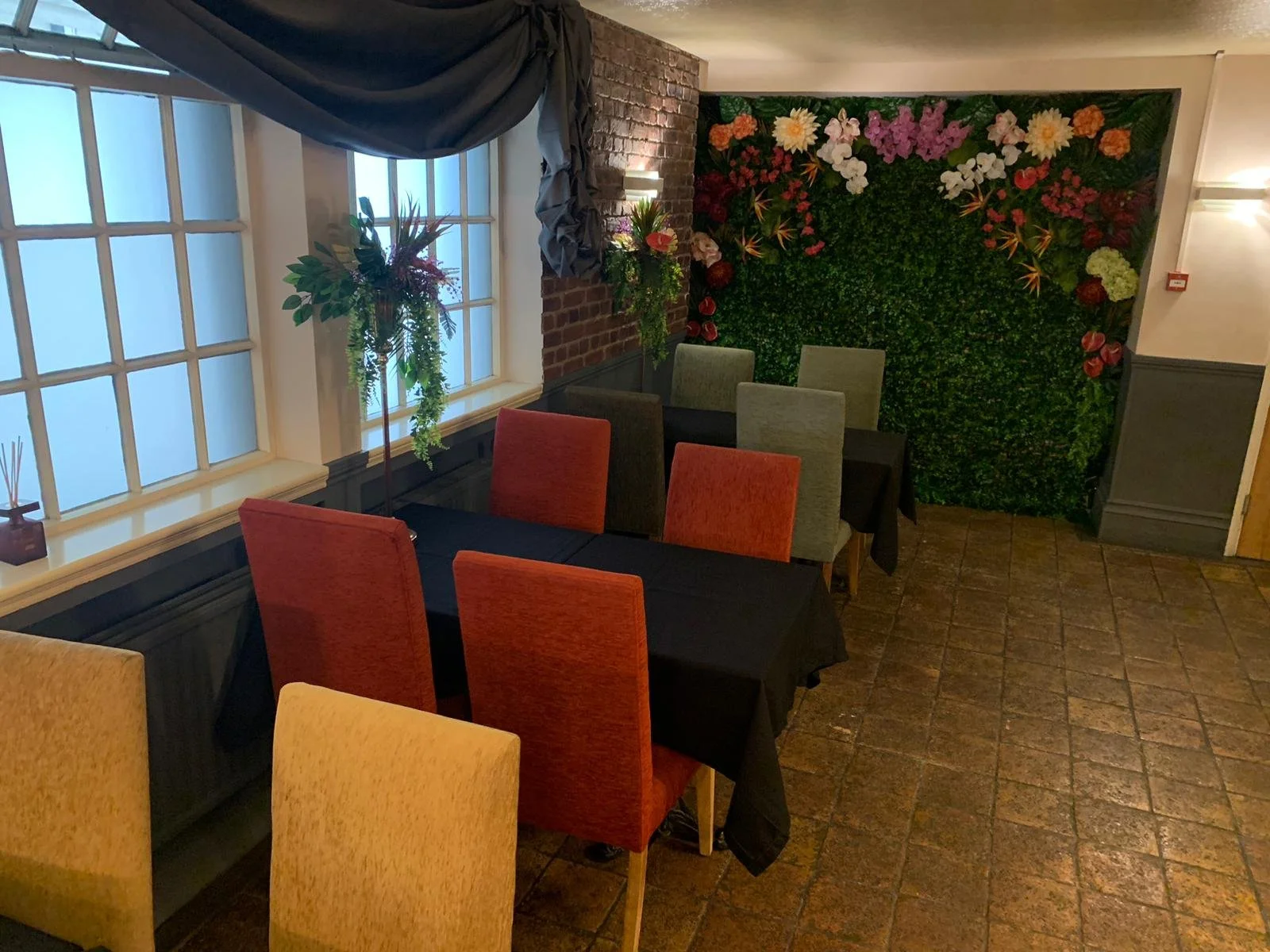 Gallery — Maverick Ladies Lounge
