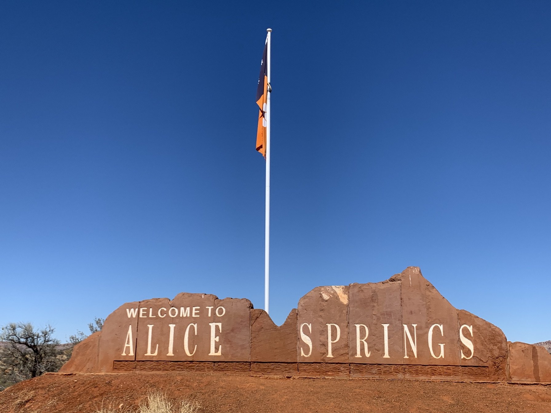 4x4 Explore — Simpson Desert East to West 4WD Tagalong Tours