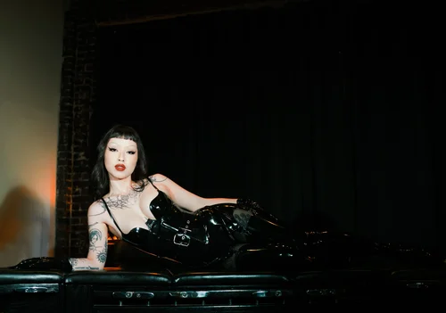 Mistress Venera — San Francisco Dominatrix