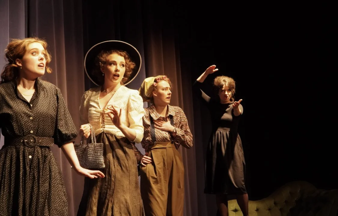 Emily Beech ｜Soprano & Opera Maker