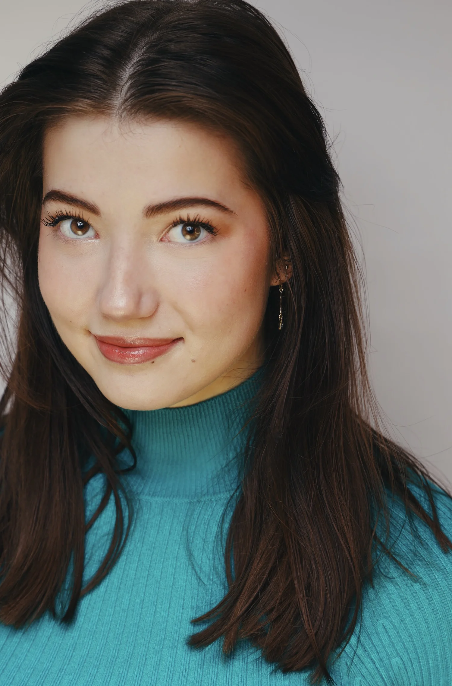 Headshots + Resume — Avery Gallagher