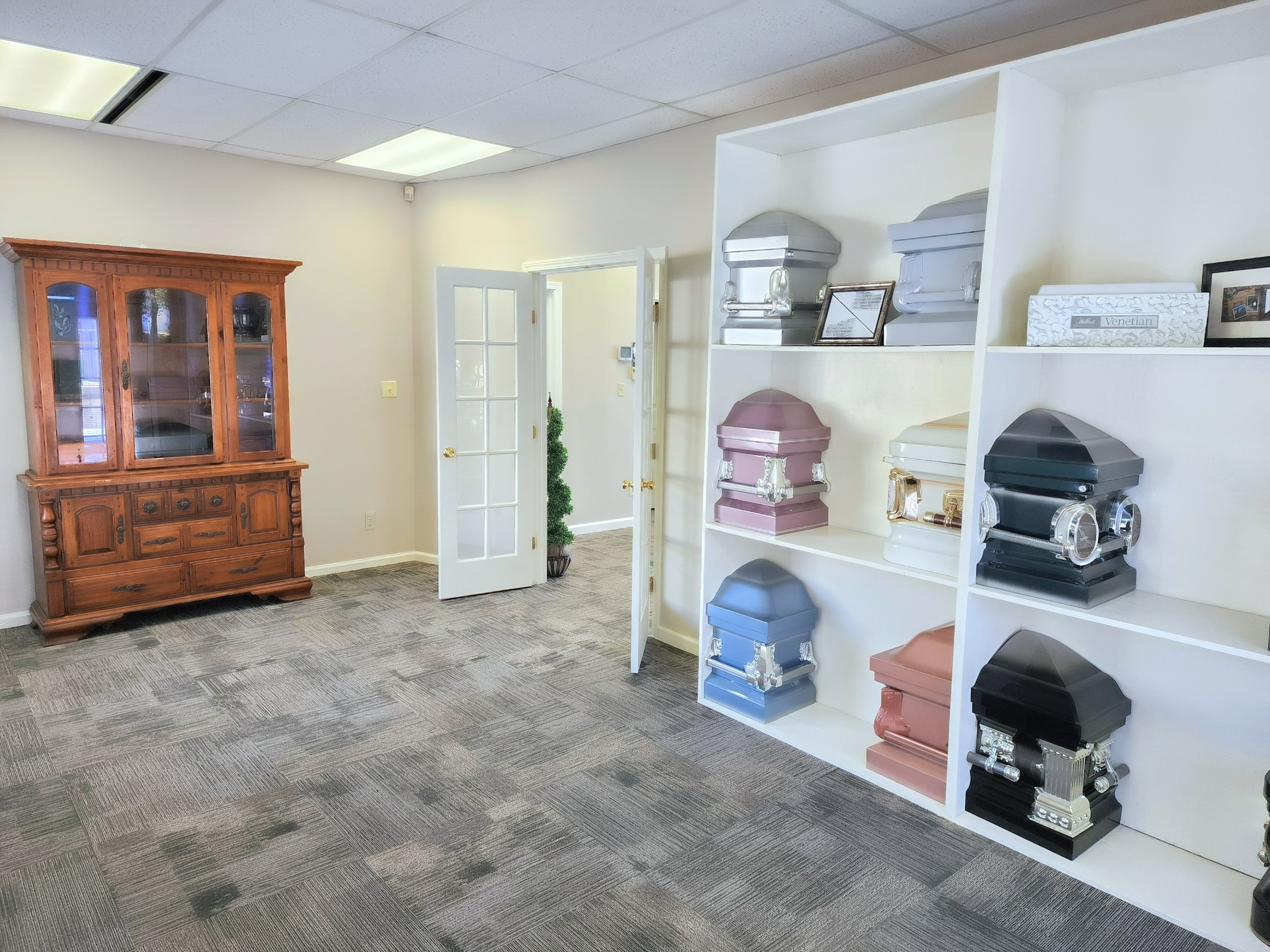 Gallery 1 — Tulsa Caskets + Cremation