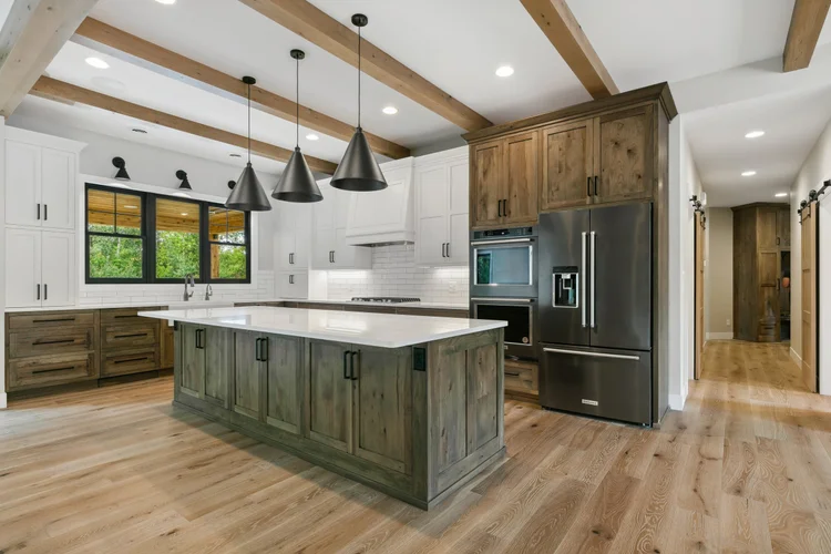 MN Custom Home Builder & Remodeler: Unmatched Service & Craftsmanship
