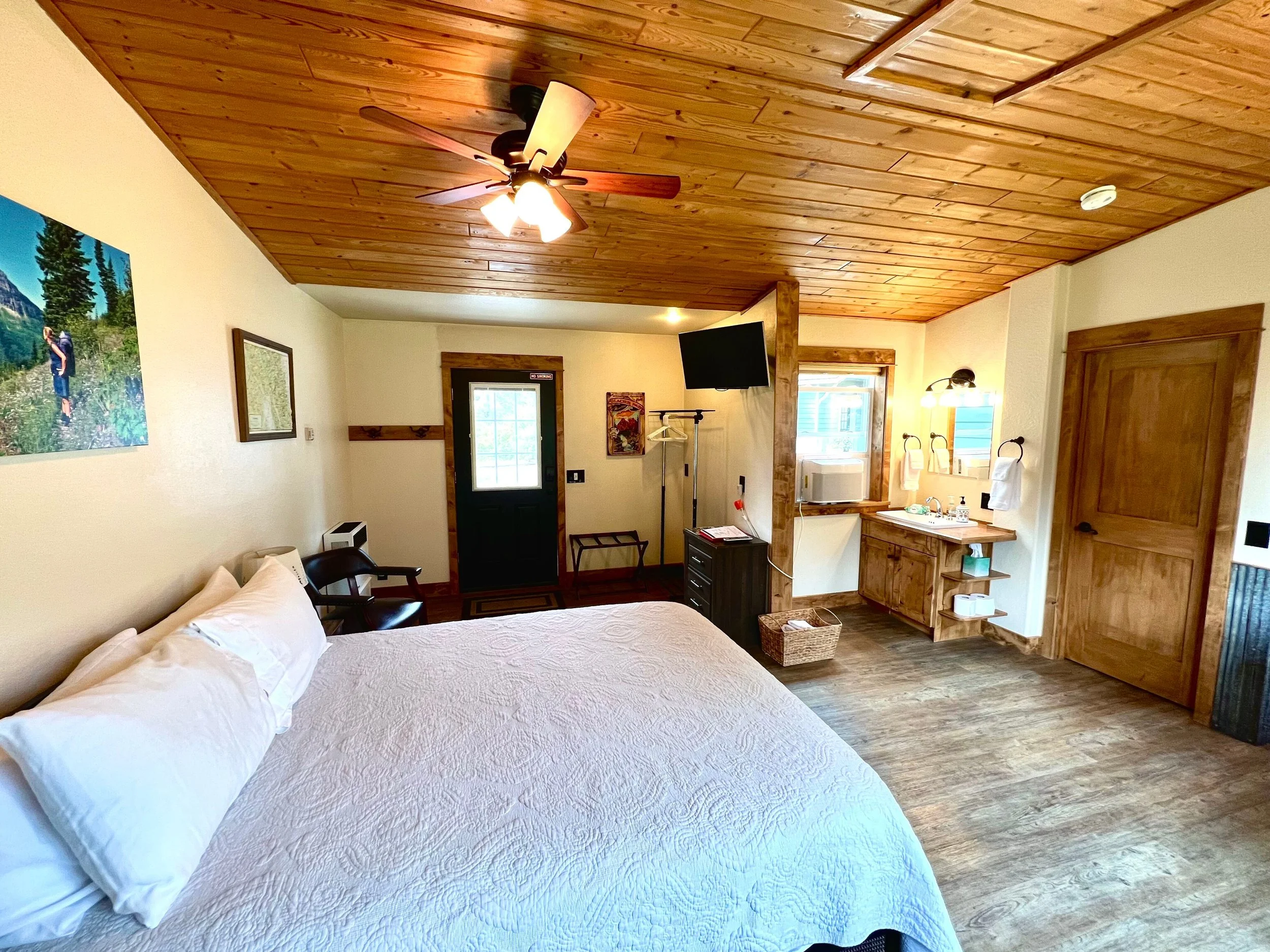 Photos — Glacier's Edge Cabins