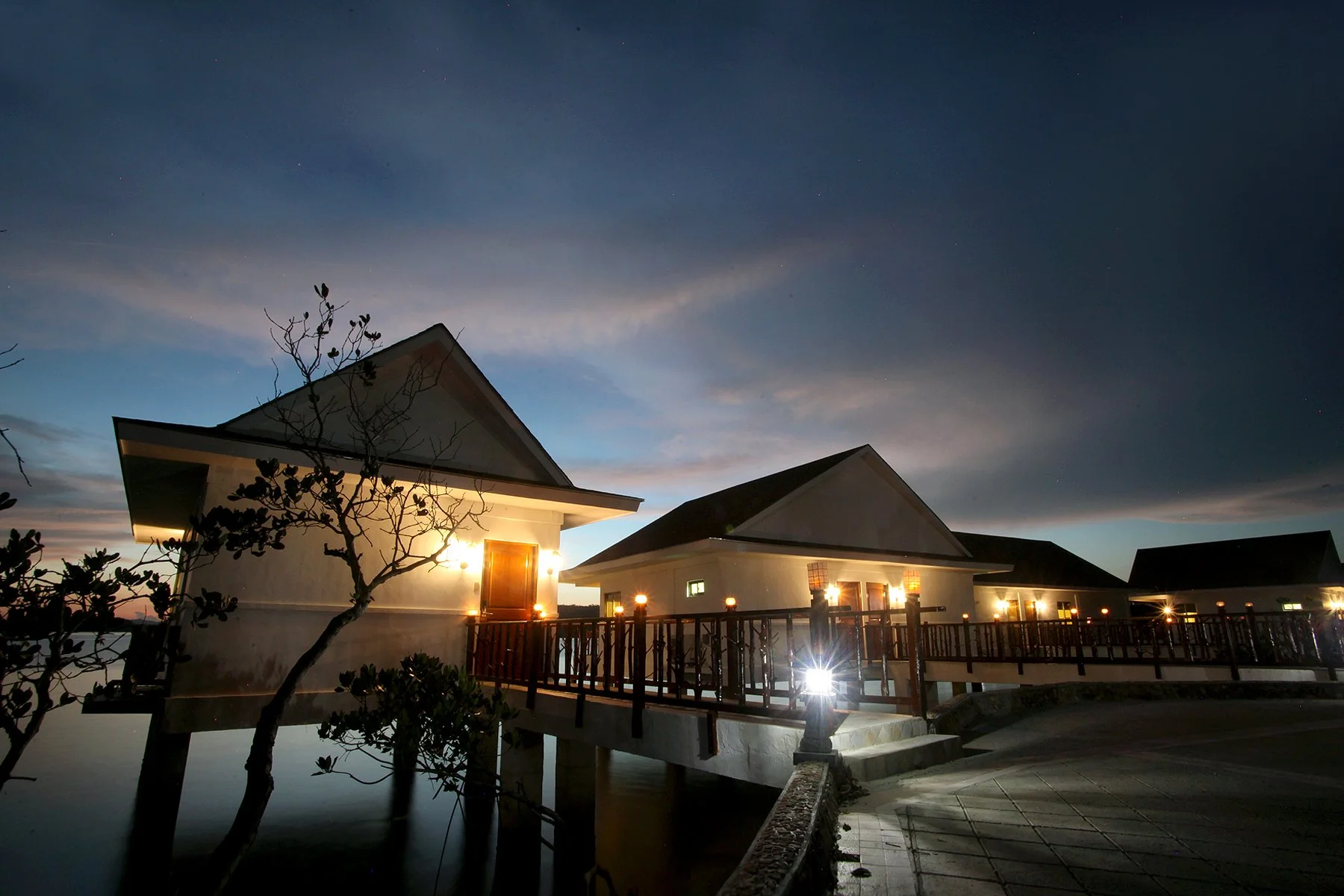 Sunlight Ecotourism Island Resort — Sunlight Air