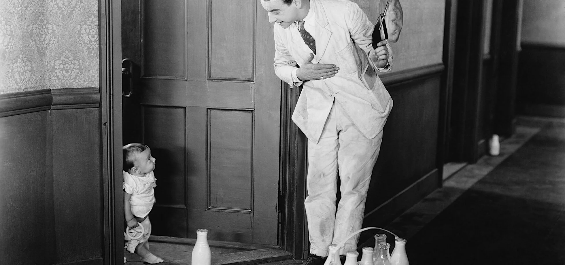 When Did Milk Delivery Stop? Learn the History of Milkmen