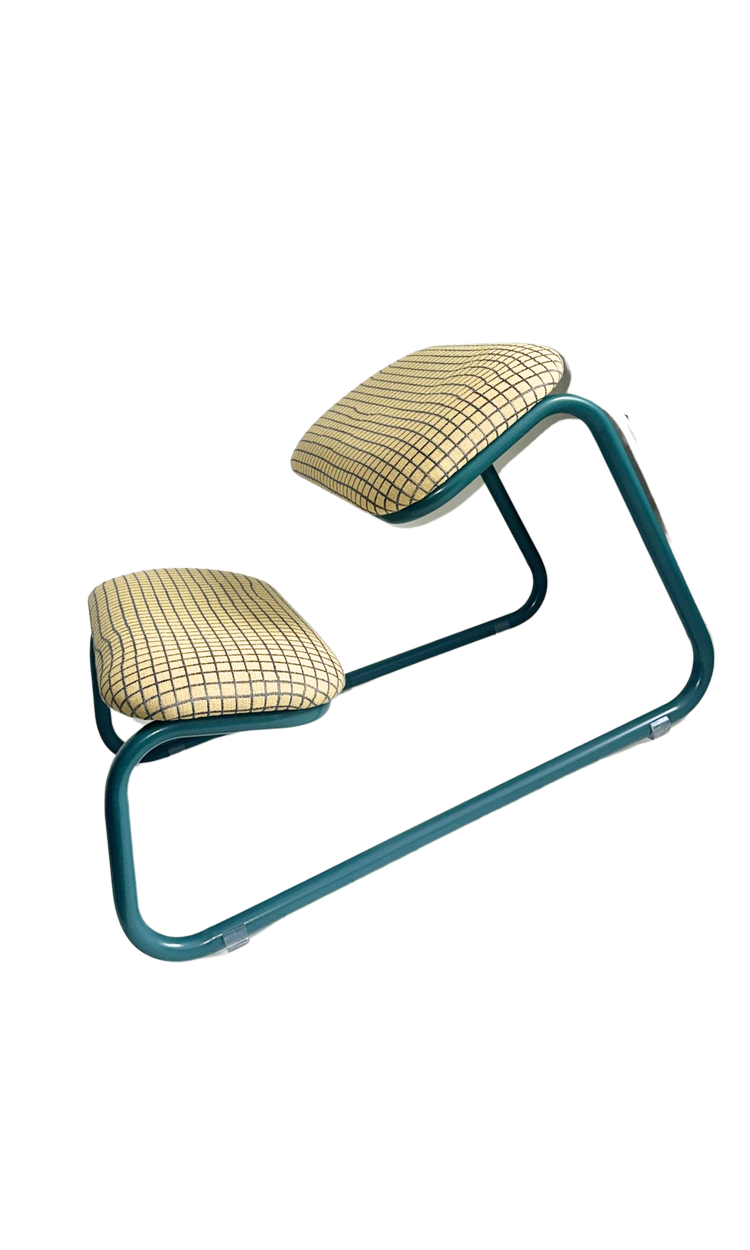 Knee chair landing — Memor