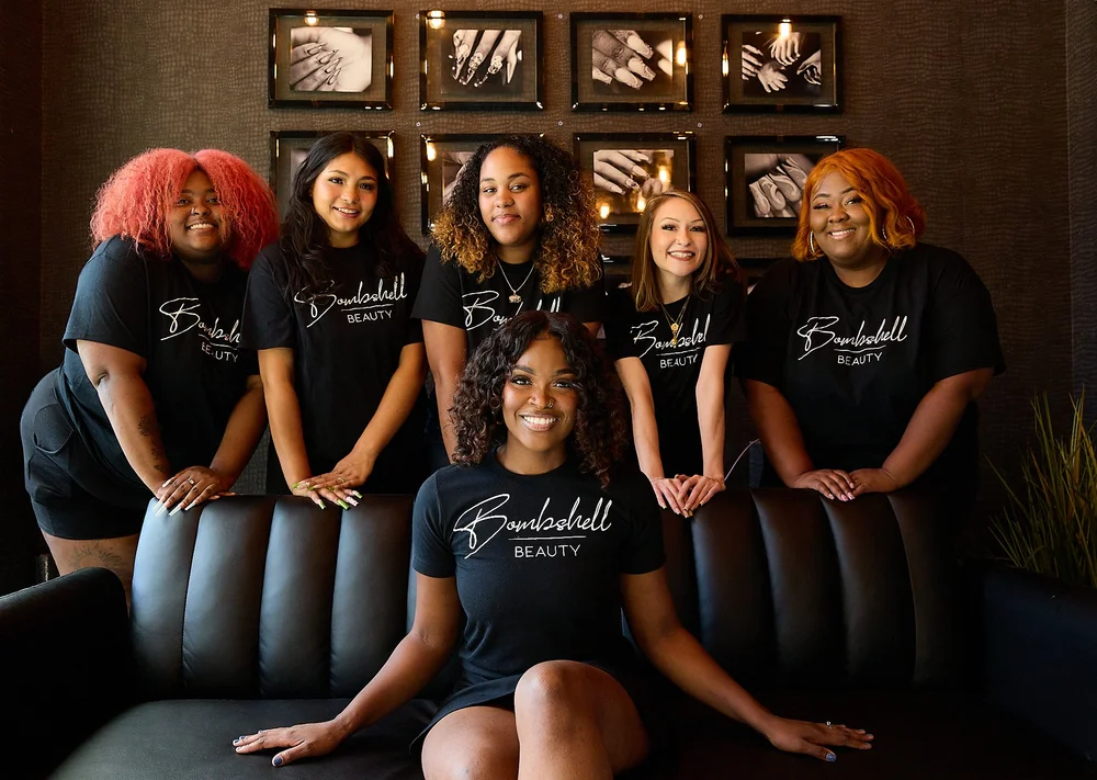 WALK IN — BOMBSHELL BEAUTY