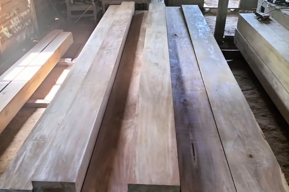 Reclaimed Posts and Beams | Hardwood Timbers | Recycled Hardwood ...