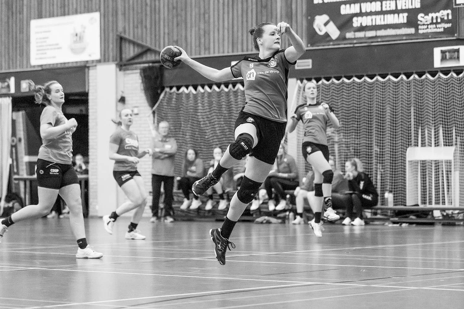 Actie foto’s voor de Handbal in Heino — STUDIOVHF