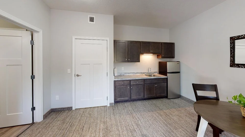 One Bedroom Deluxe — Maple Ridge Manor