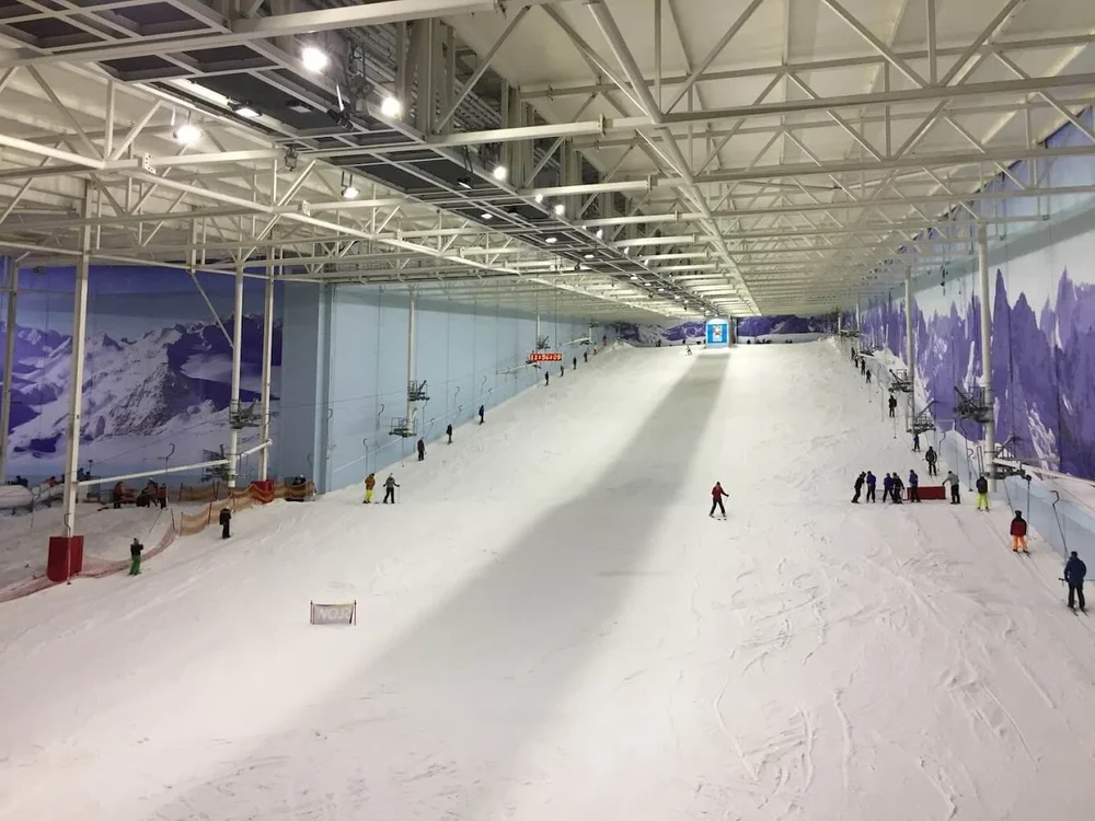Chill factore: Indoor Skiing in Manchester — Meent