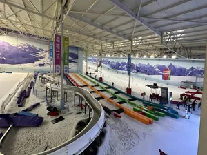 Chill factore: Indoor Skiing in Manchester — Meent