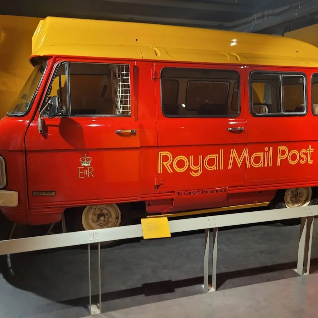 Mail Rail: Ride on the Postal Museum Mail Rail Train — Meent