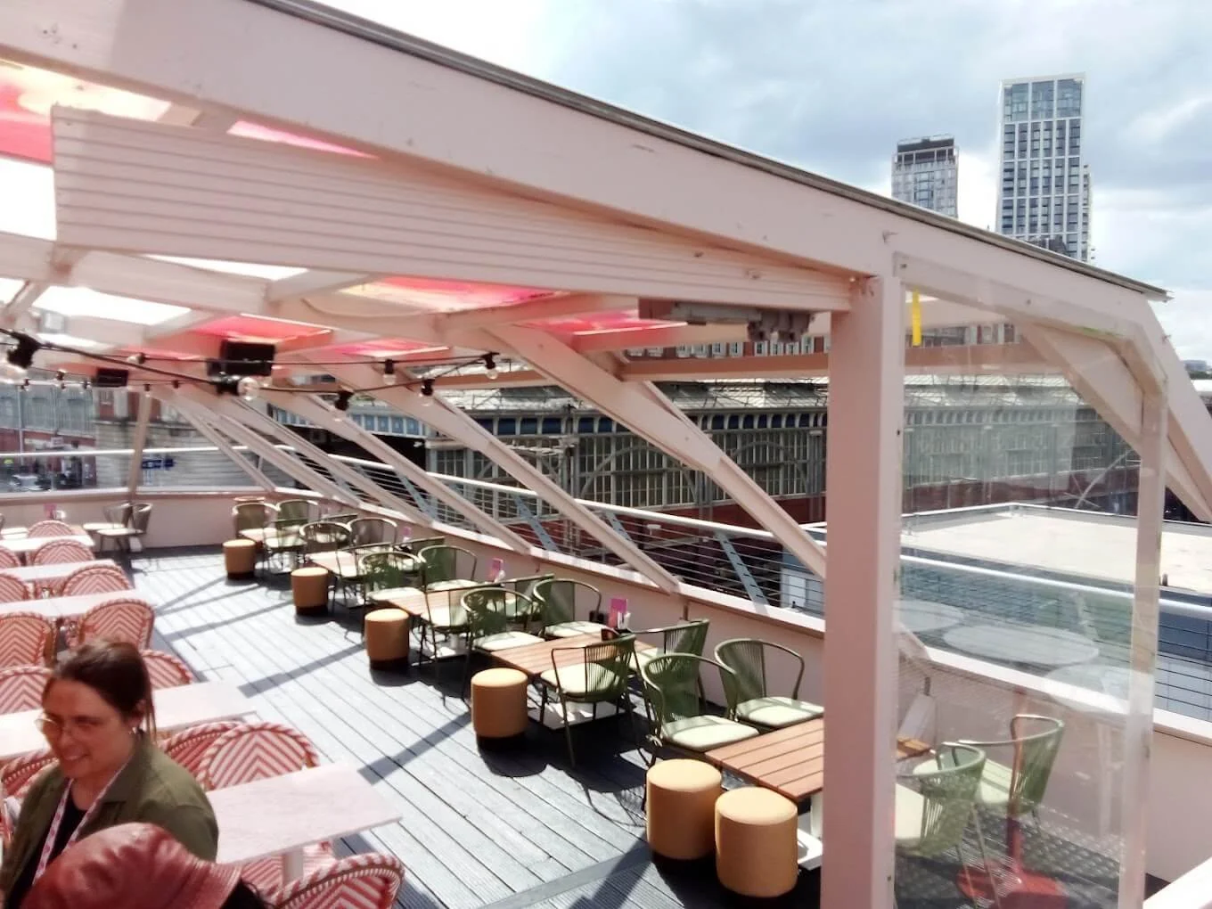 Circe’s Rooftop Waterloo — Meent