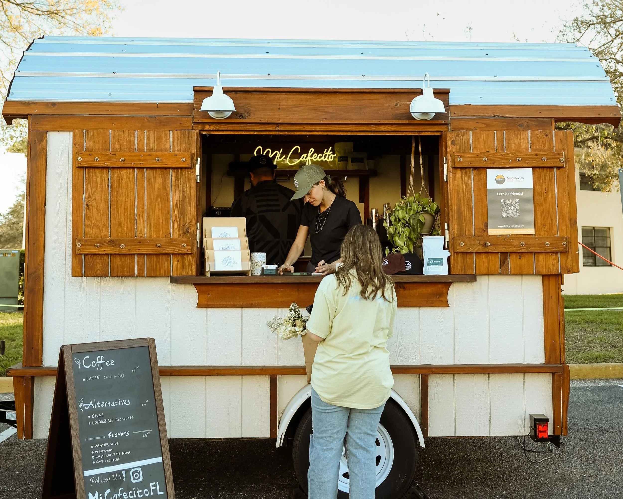 Mi Cafecito: Mobile Coffee Bar