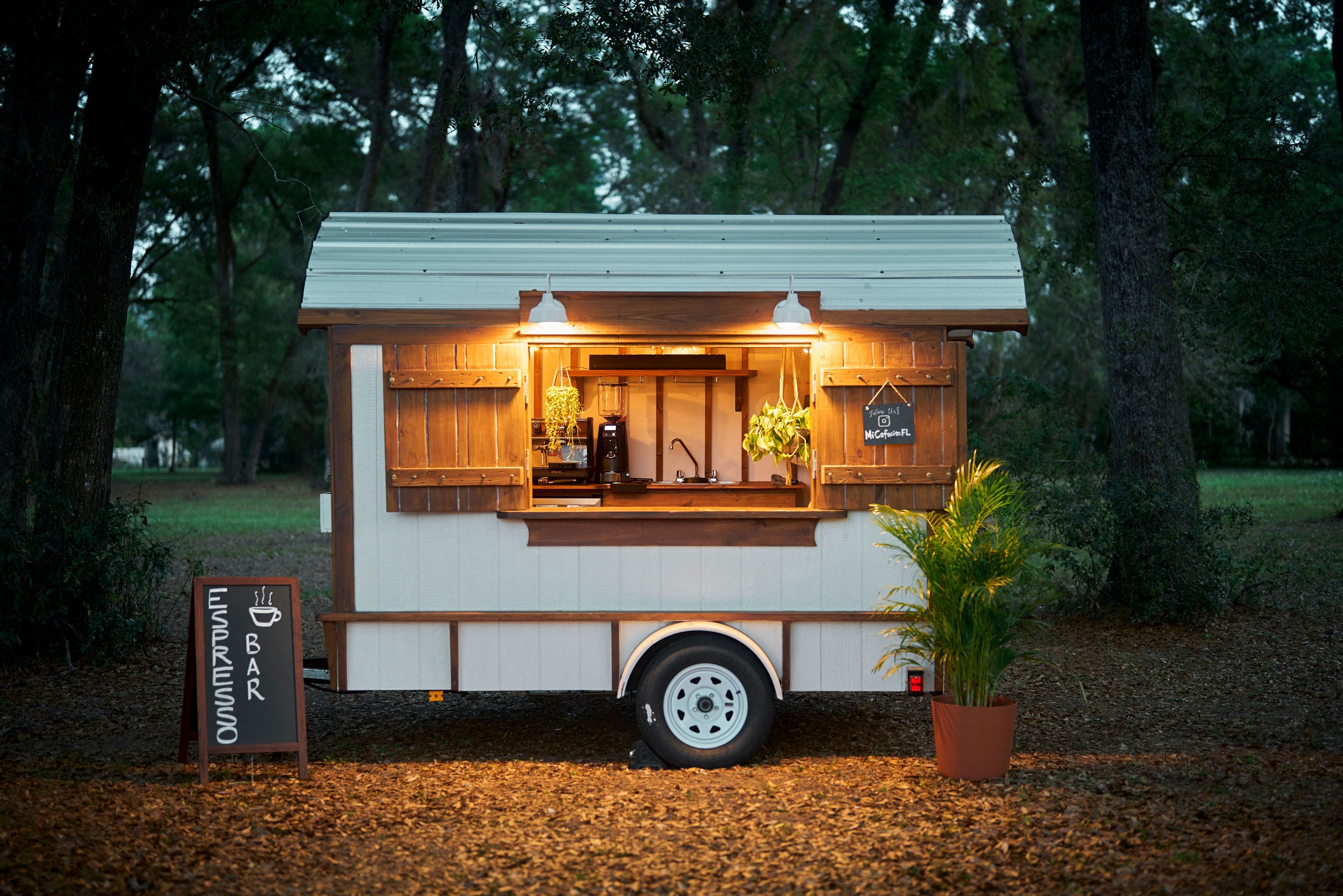 Mi Cafecito: Mobile Coffee Bar