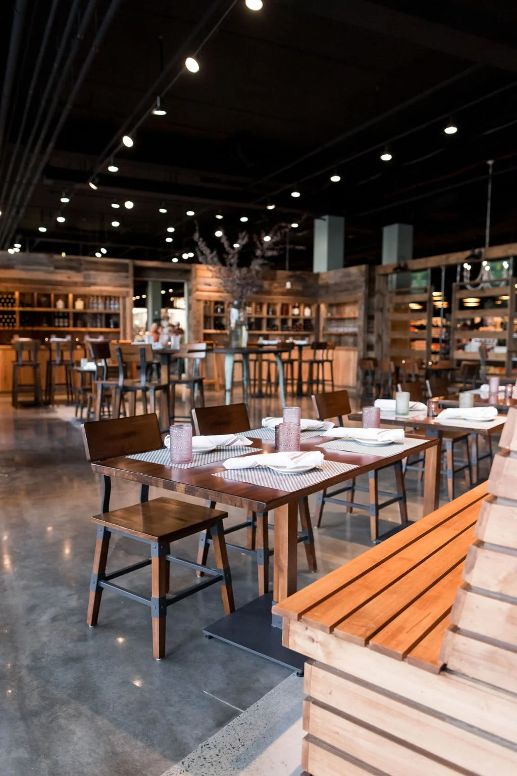 Franklin Square Market, Restaurant and Bar