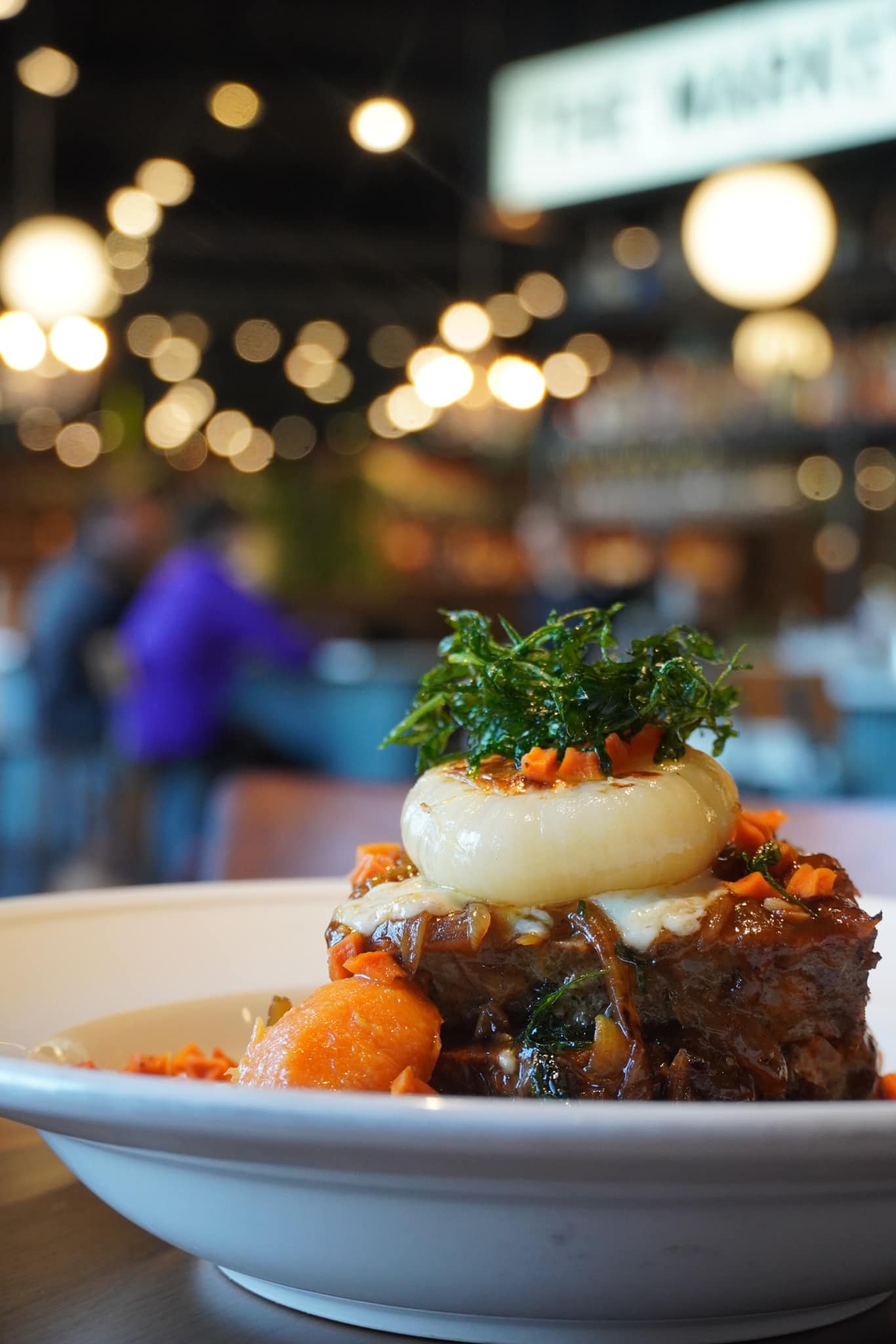 Franklin Square Market, Restaurant and Bar