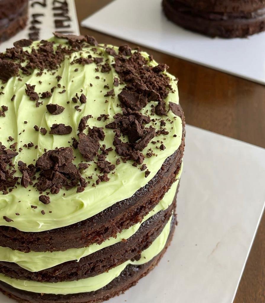 Full Cakes — Brown Sugar x Isle Amore