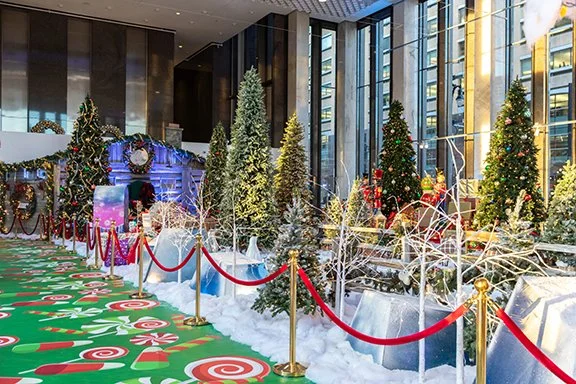 Downtown Detroit Christmas and Holiday Santa Photos — Decked Out Detroit