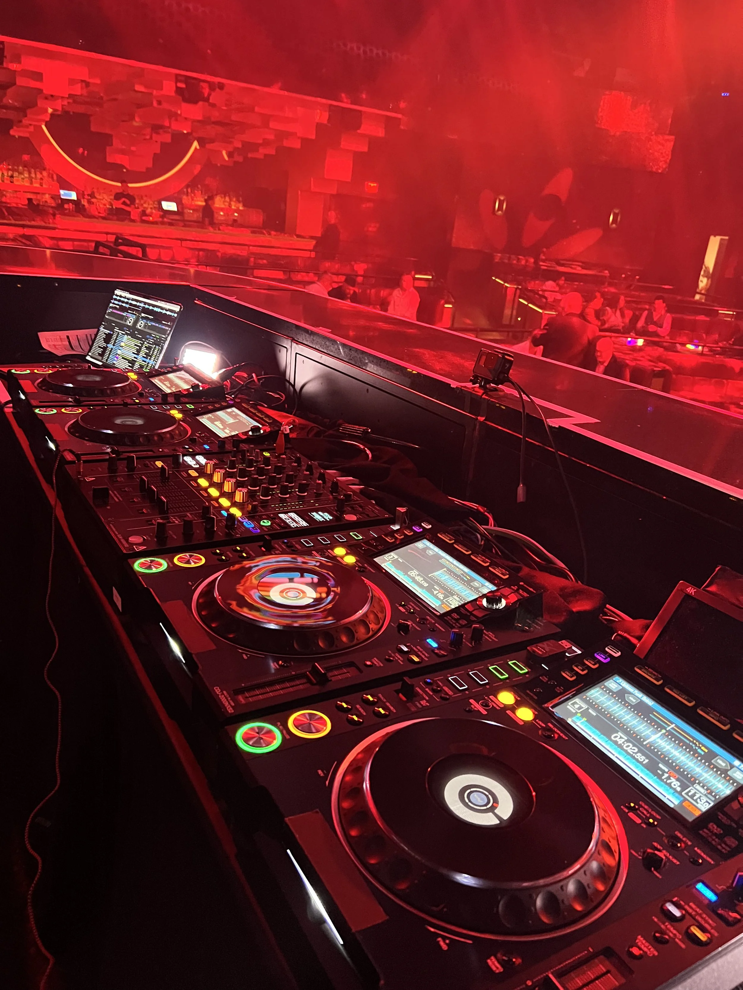 CLUB 87.7 FM Las Vegas