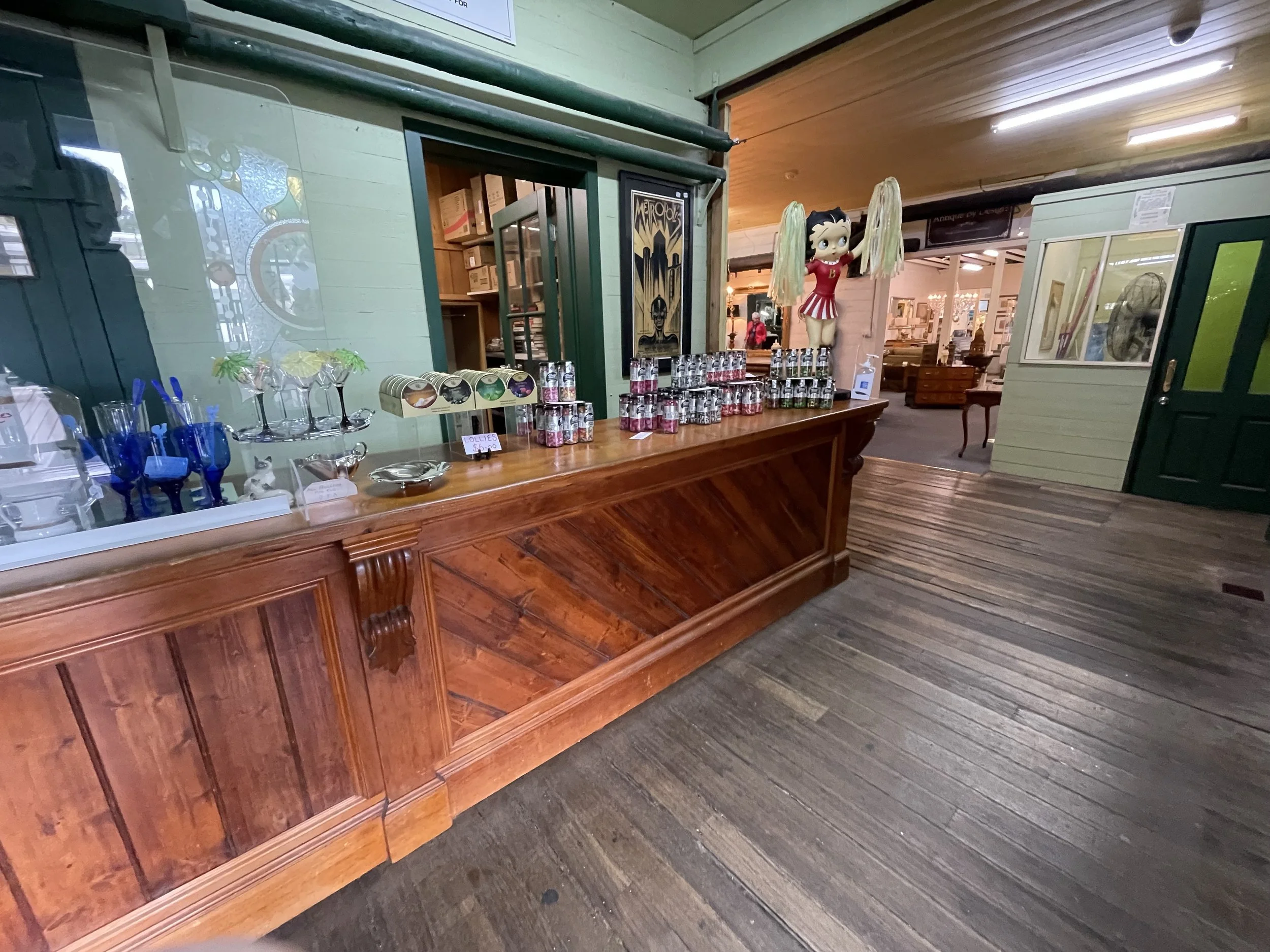 Front Counter — Random History Australia