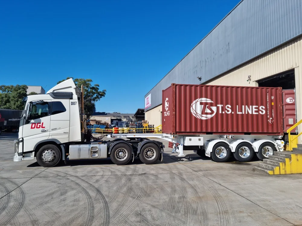 Retractable Skel Trailers — Midland
