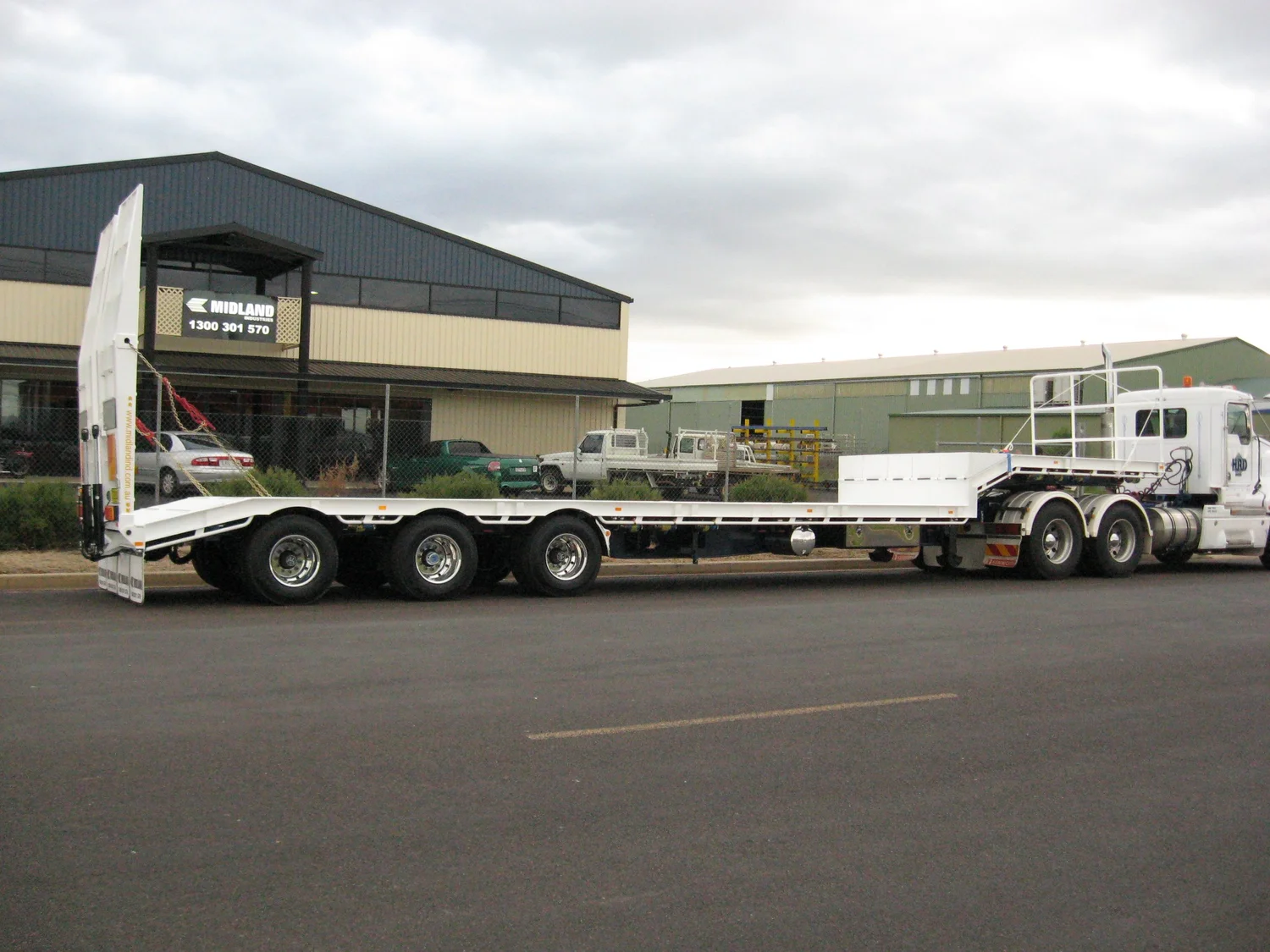 Drop Deck & Semi Drop Deck Trailers | Step Deck Trailers | Midland ...