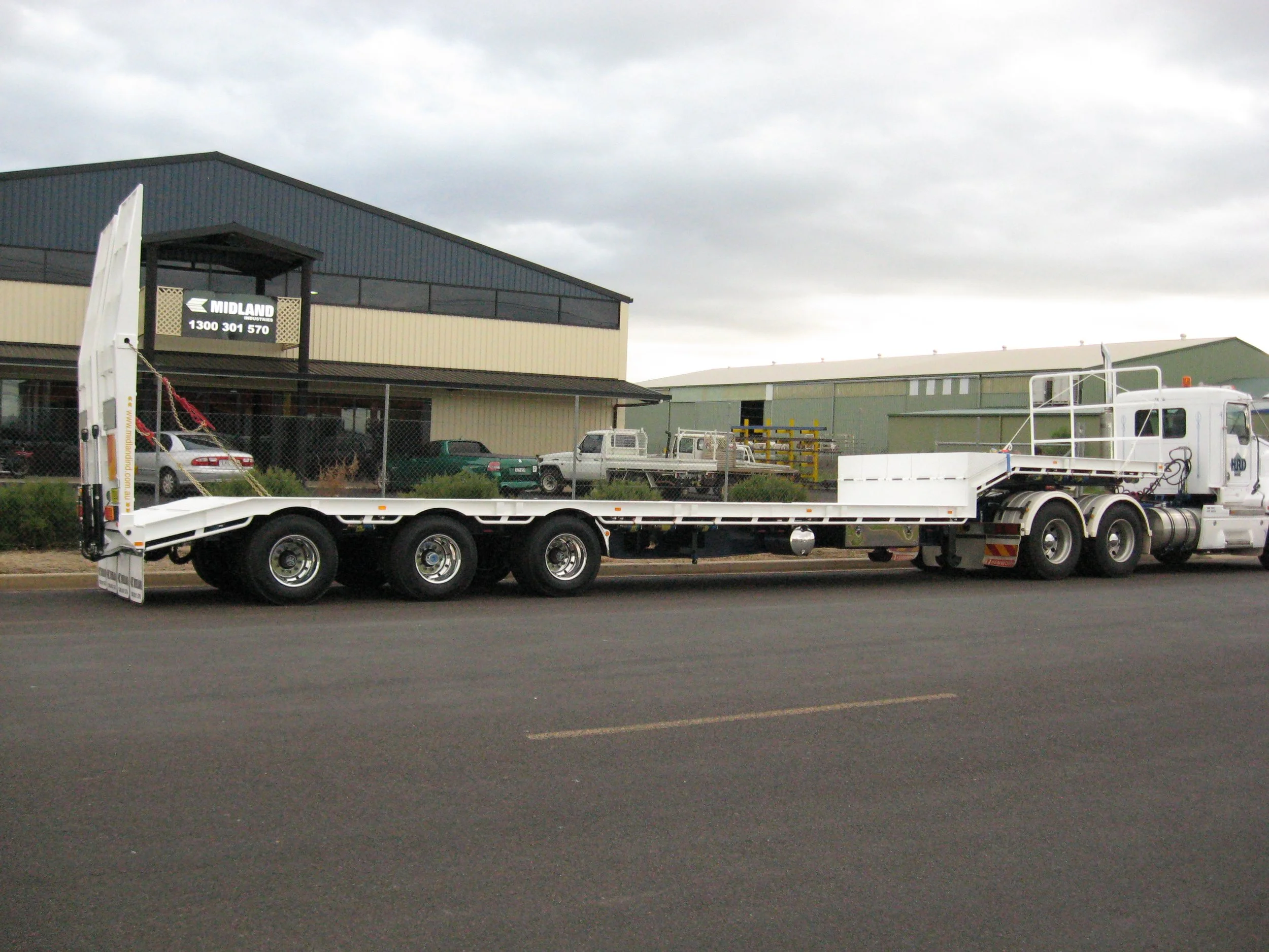 Drop Deck & Semi Drop Deck Trailers | Step Deck Trailers | Midland ...