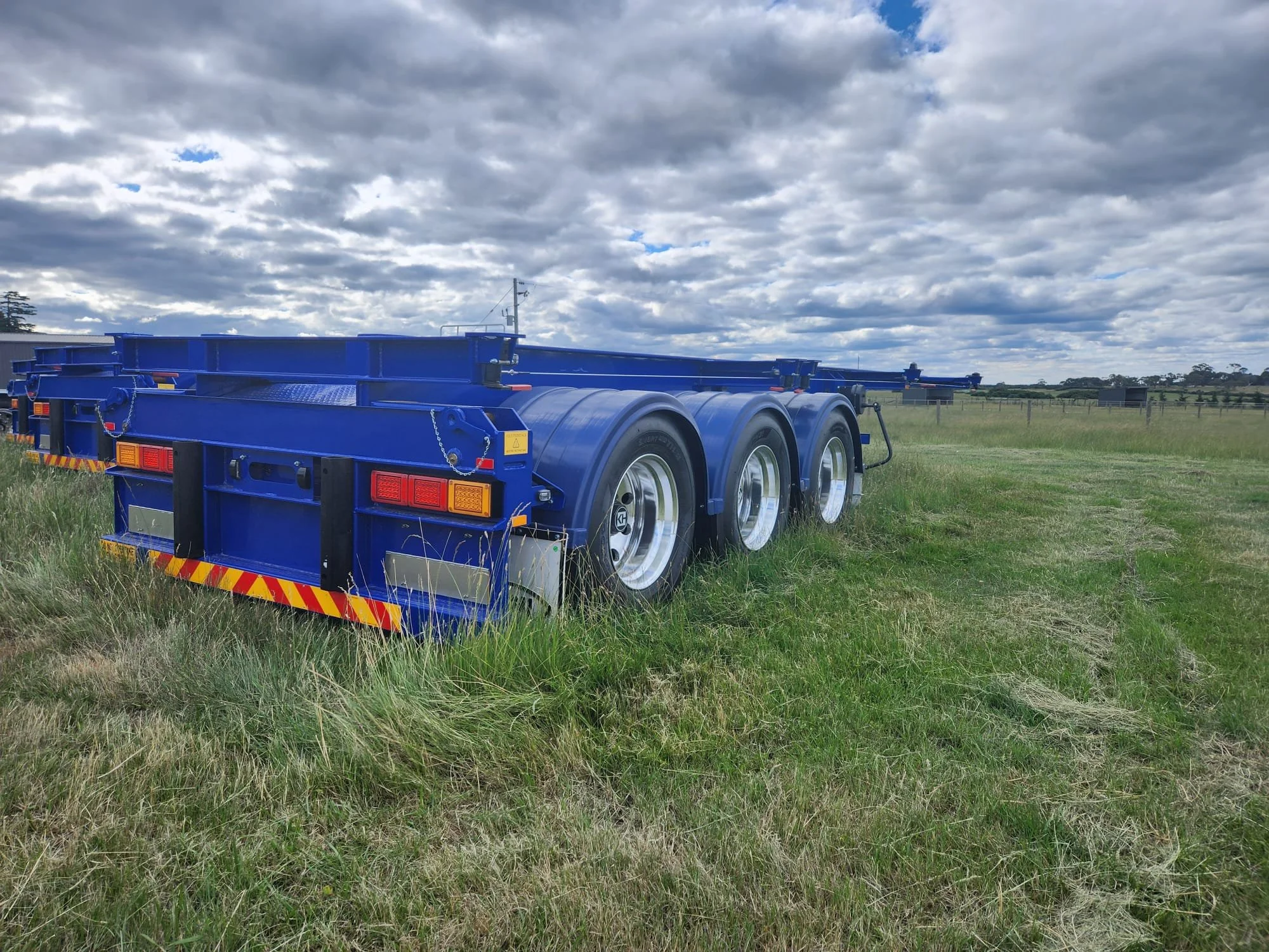 Midland Retractable Skel Trailer | Midland — Midland