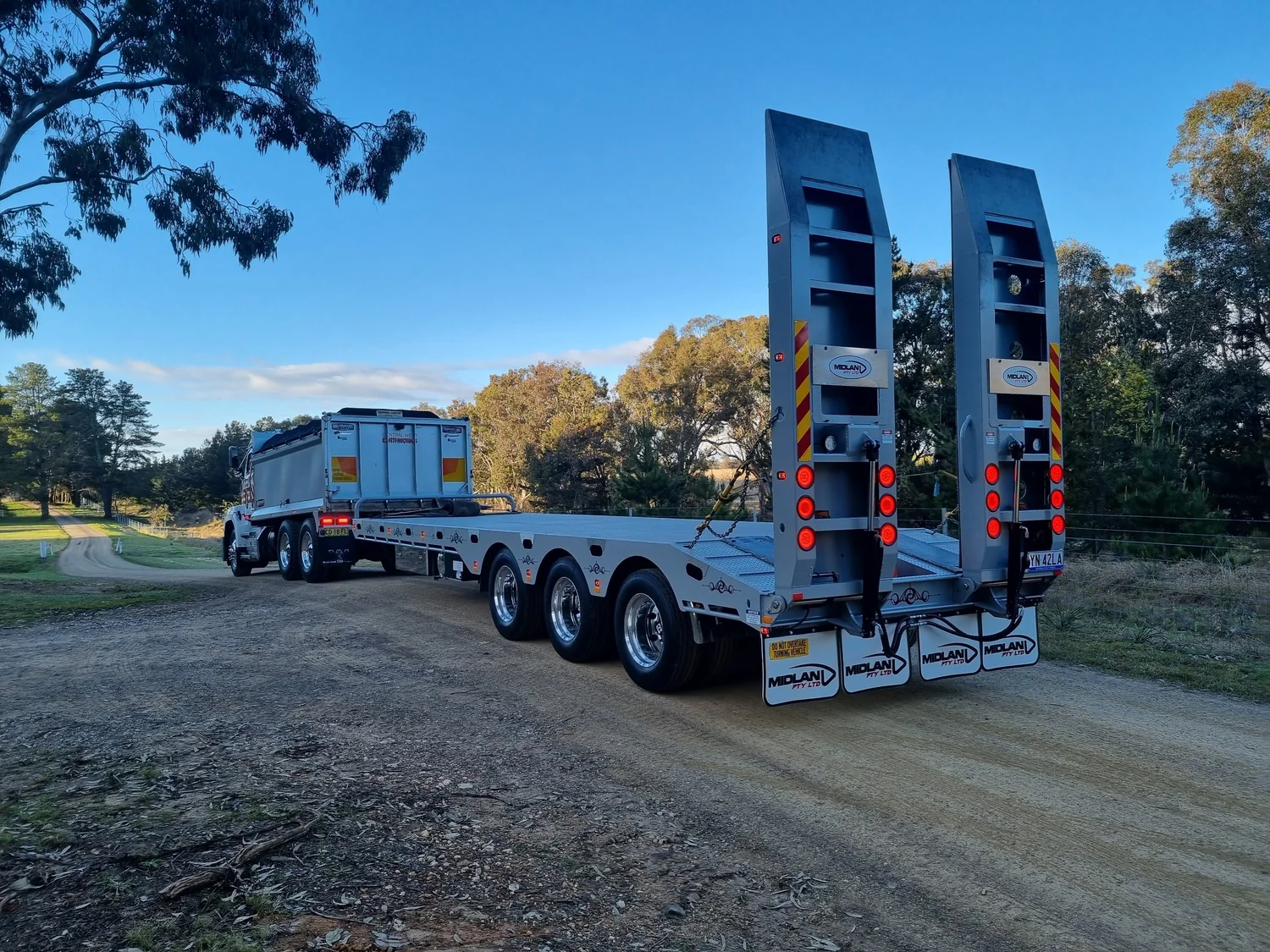Tag Trailers | Tag Trailer Manufacturer — Midland