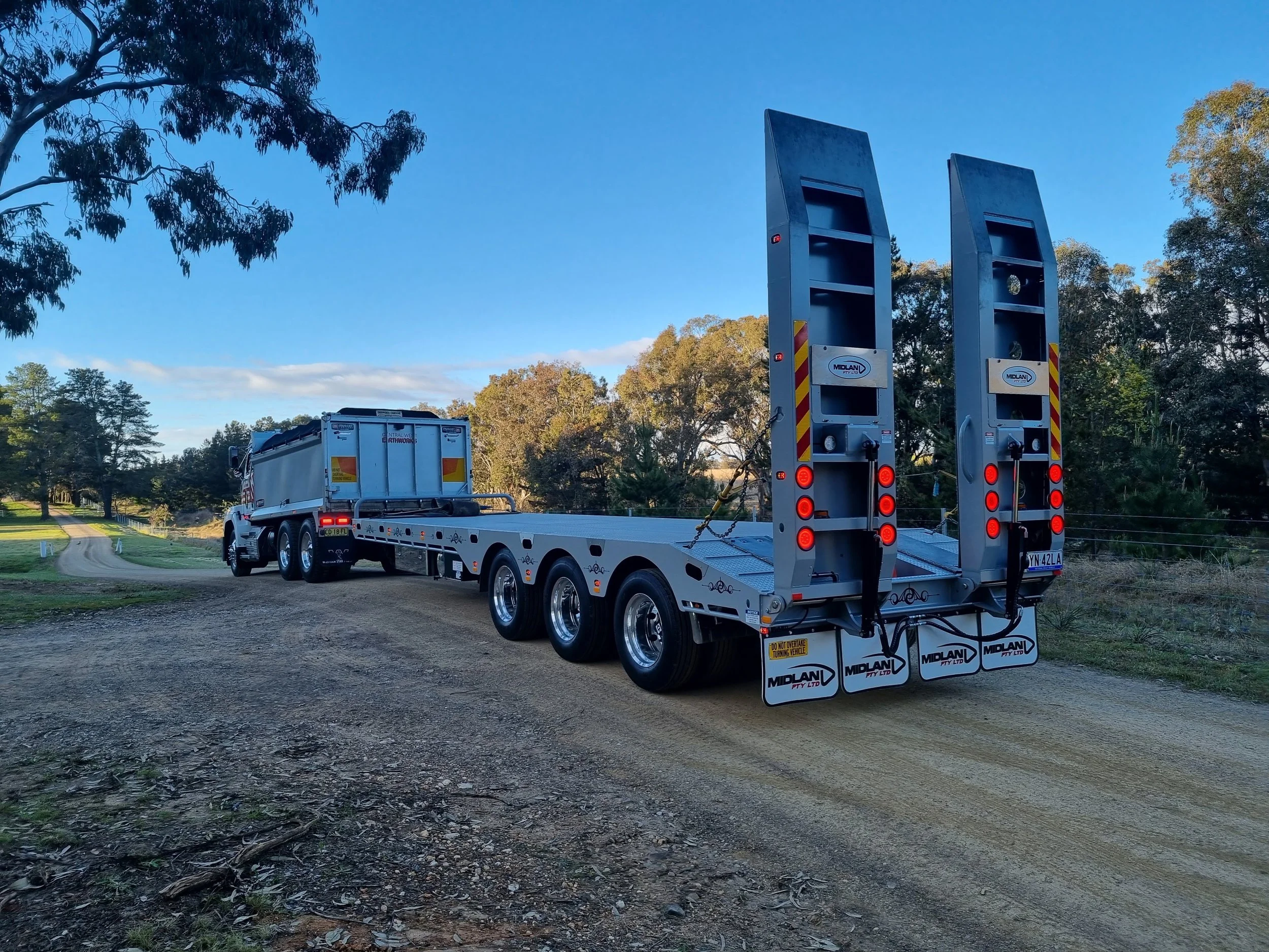 Tag Trailers | Tag Trailer Manufacturer — Midland