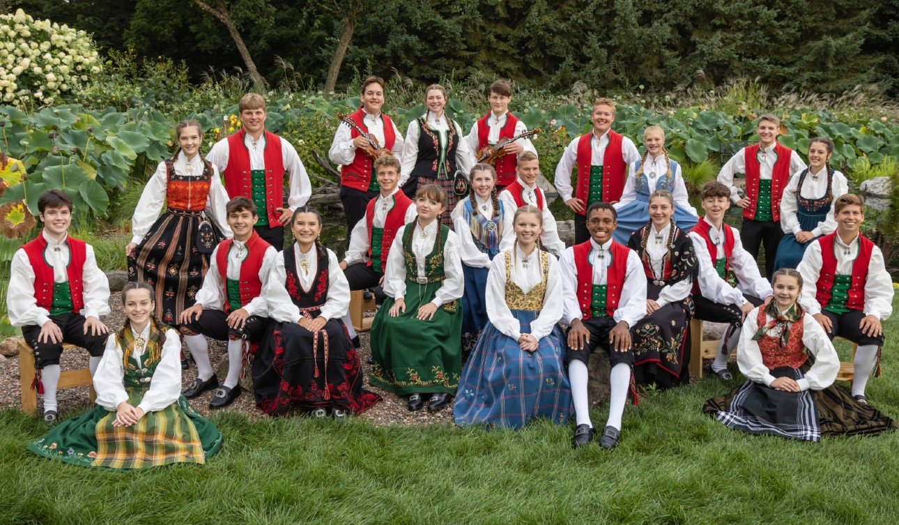 2022–2023 Dancers — Velkommen