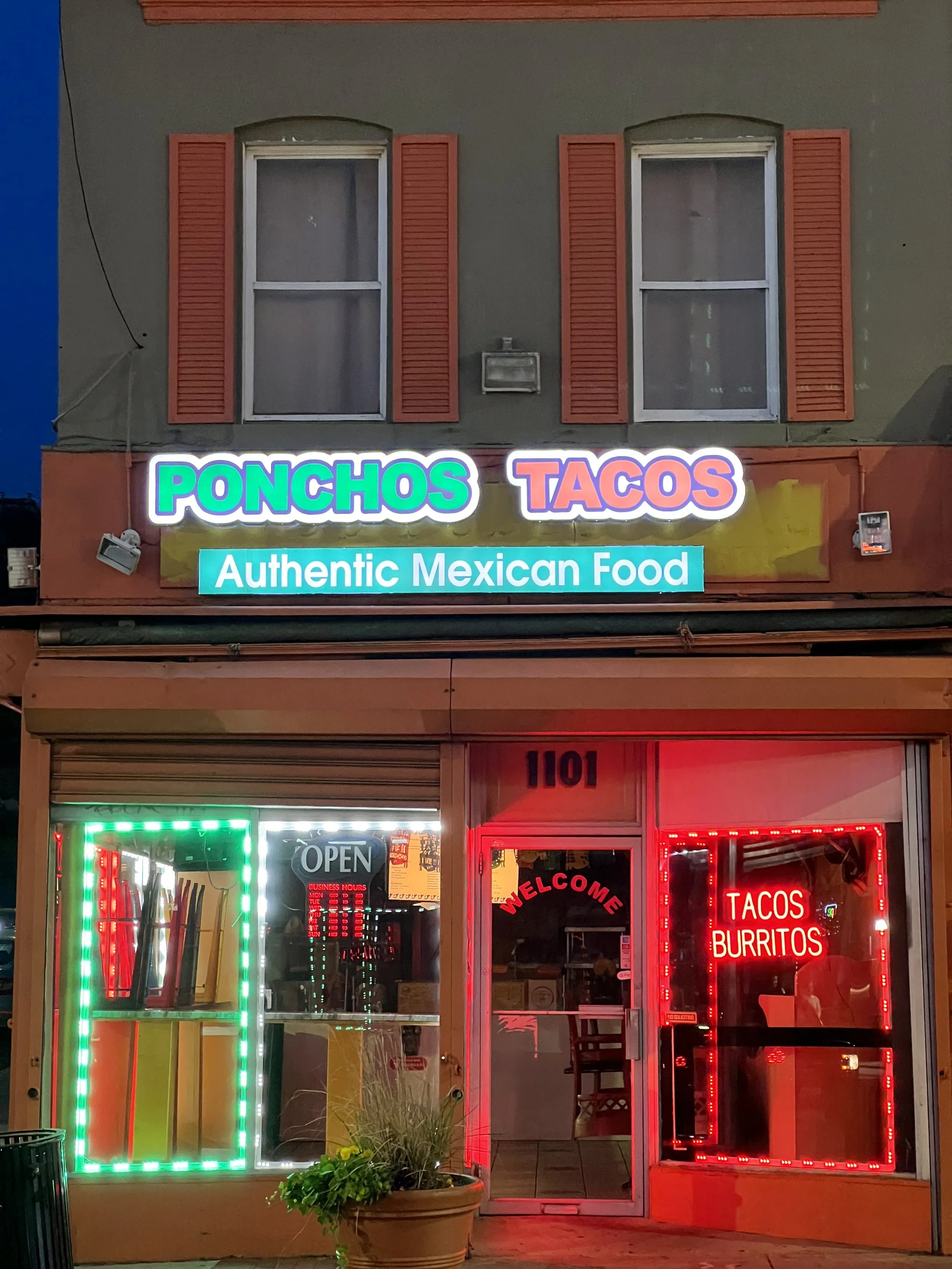 Ponchos Tacos