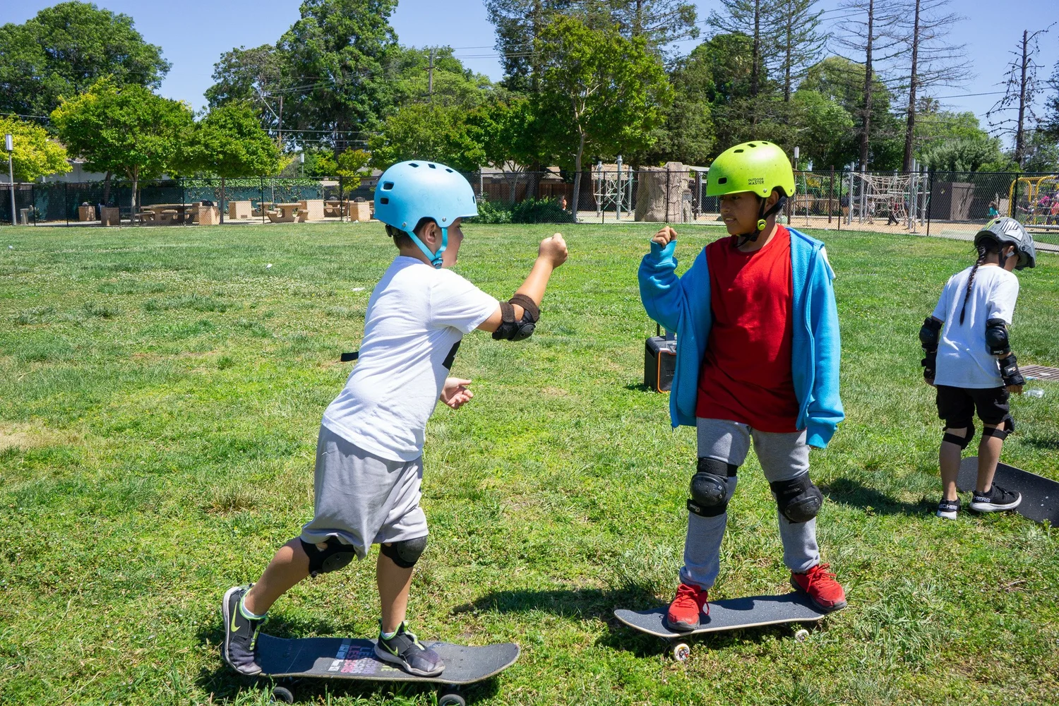 GoGo Skateboarding | Official