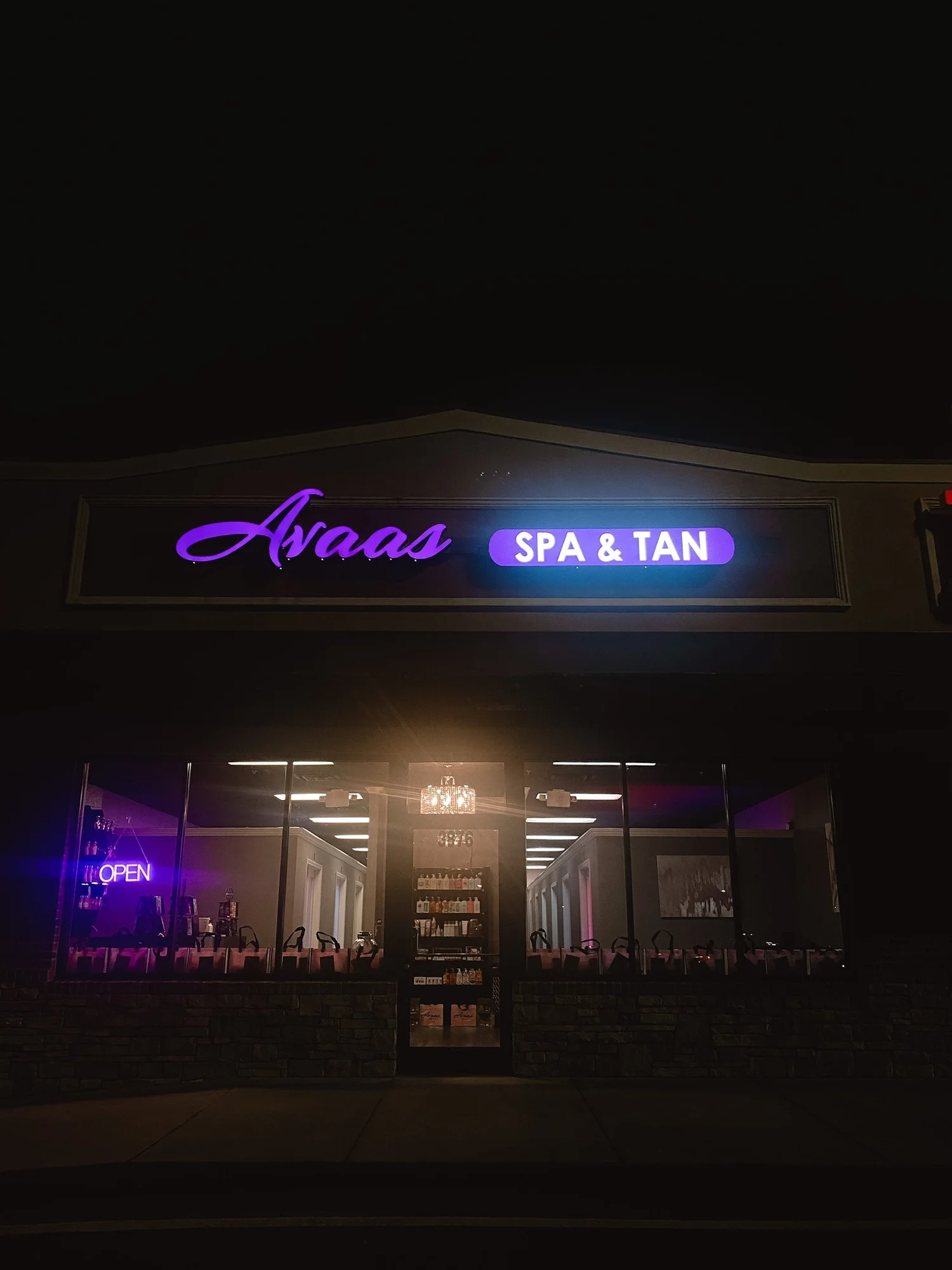 Avaas Spa & Tan