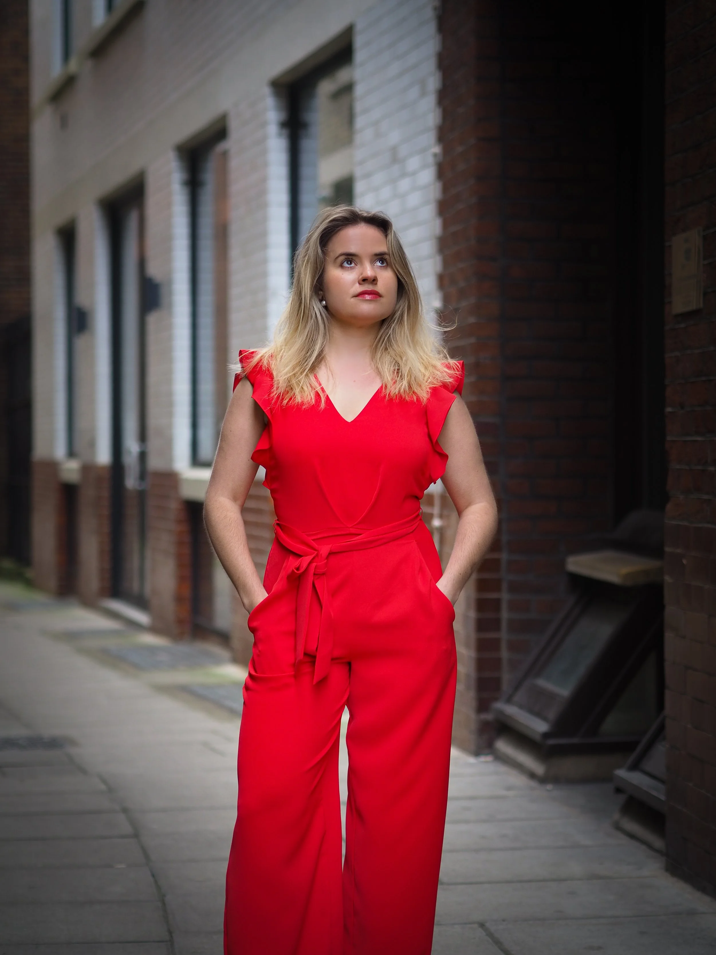 BIOGRAPHY — HELENA MOORE | SOPRANO