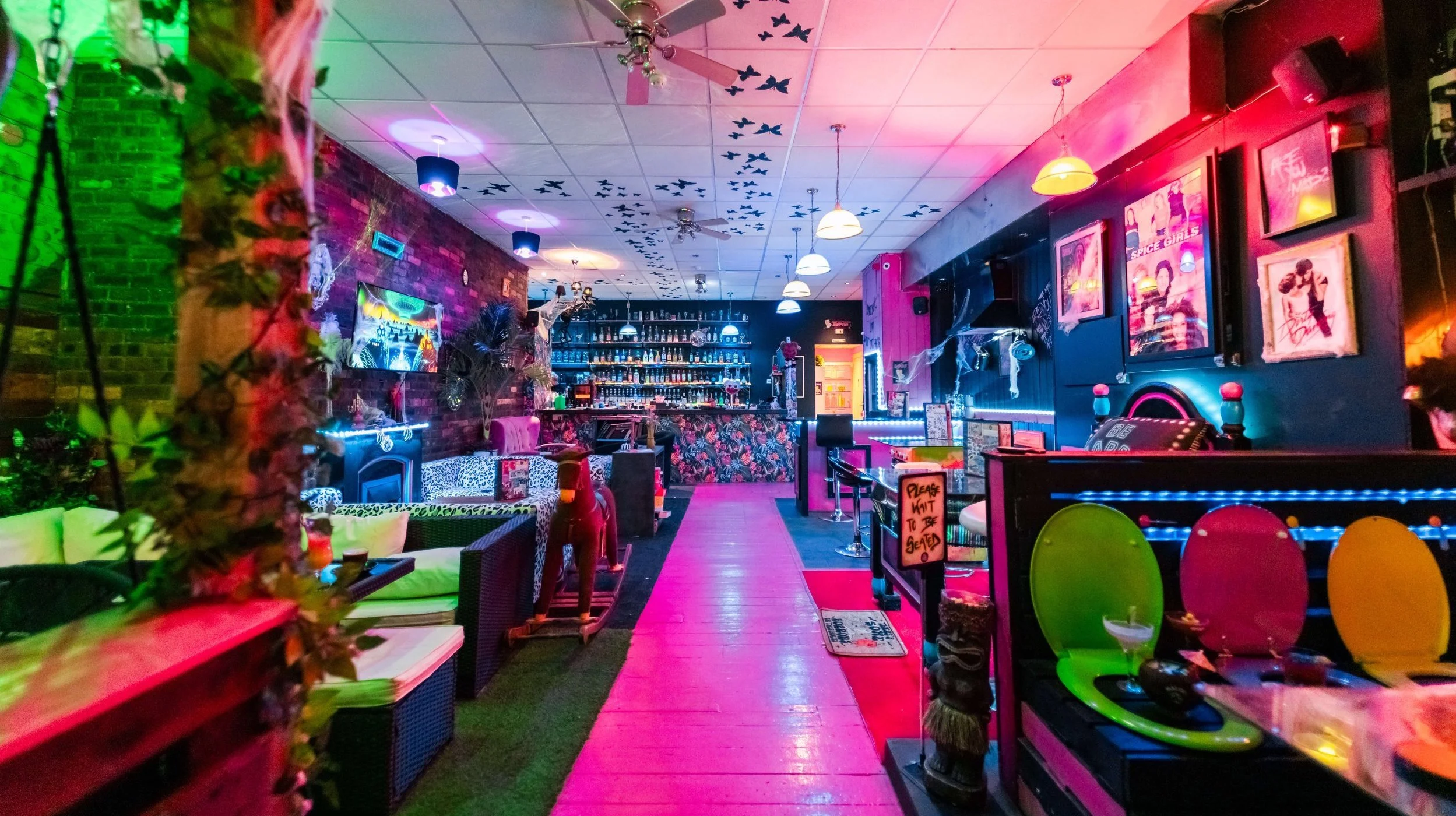 Booking — Mad House