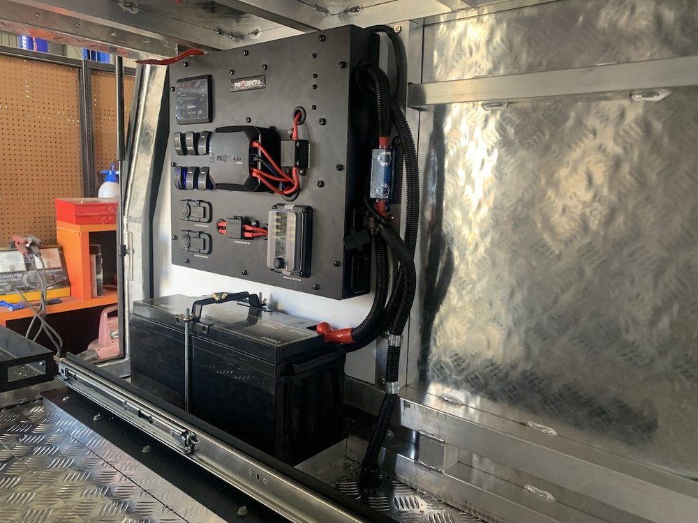 Dual Battery System Toyota Hilux Canopy — Everything Battery