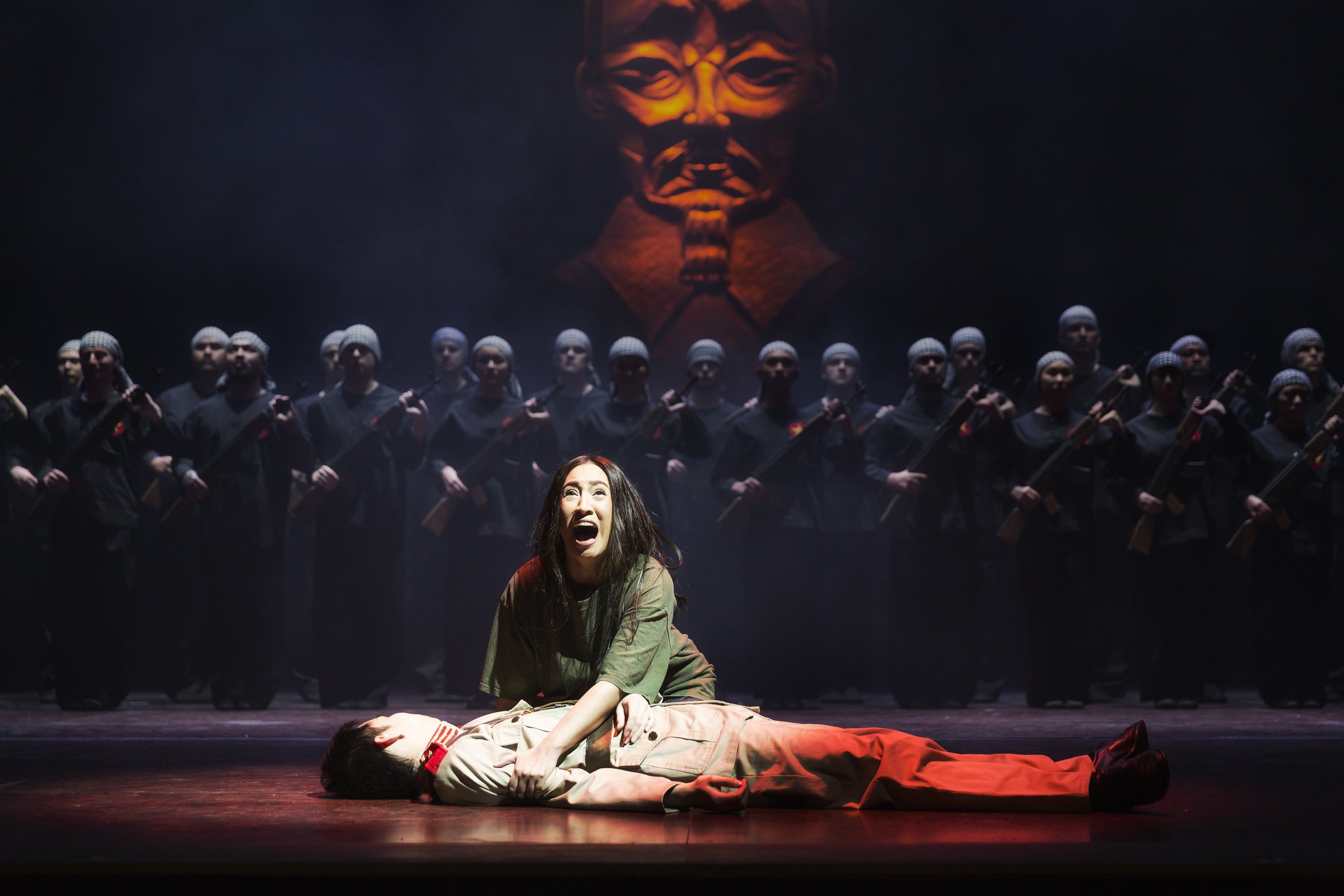 Miss Saigon — Showbiz