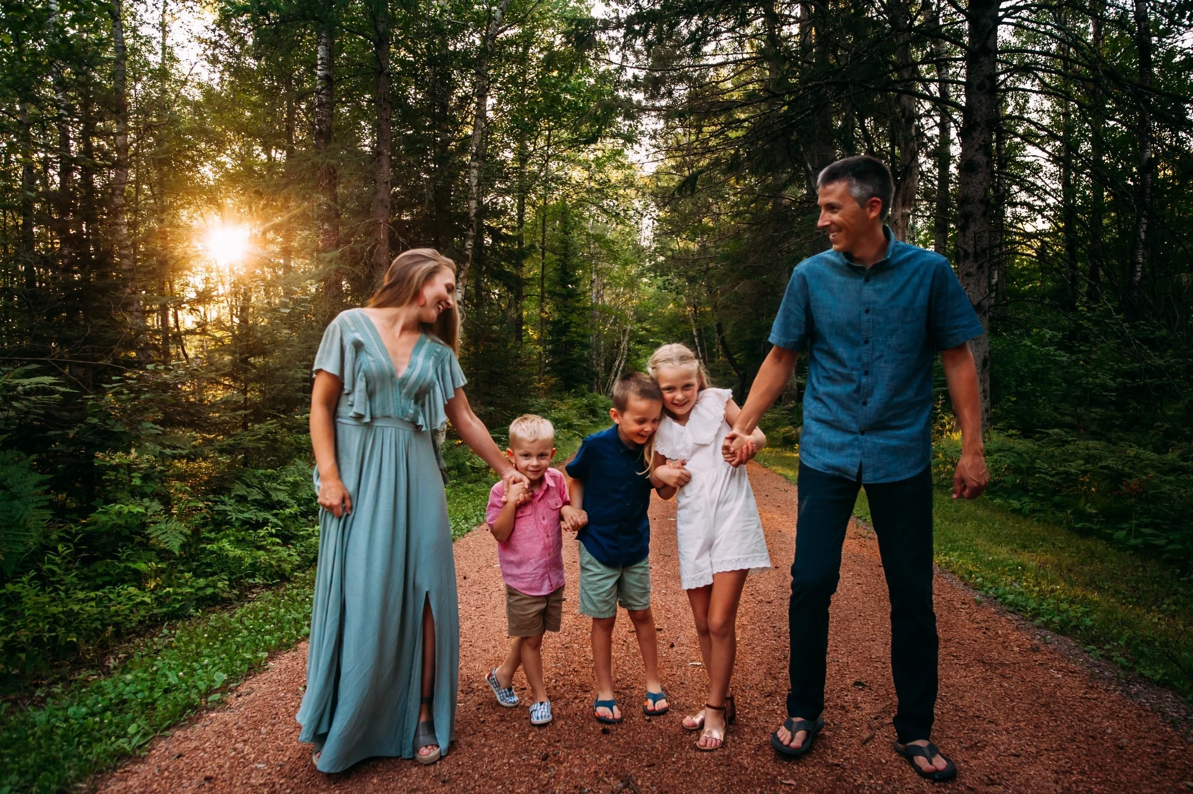 Up North In Wisconsin Family Session | Wisconsin Photographer — Kelly ...