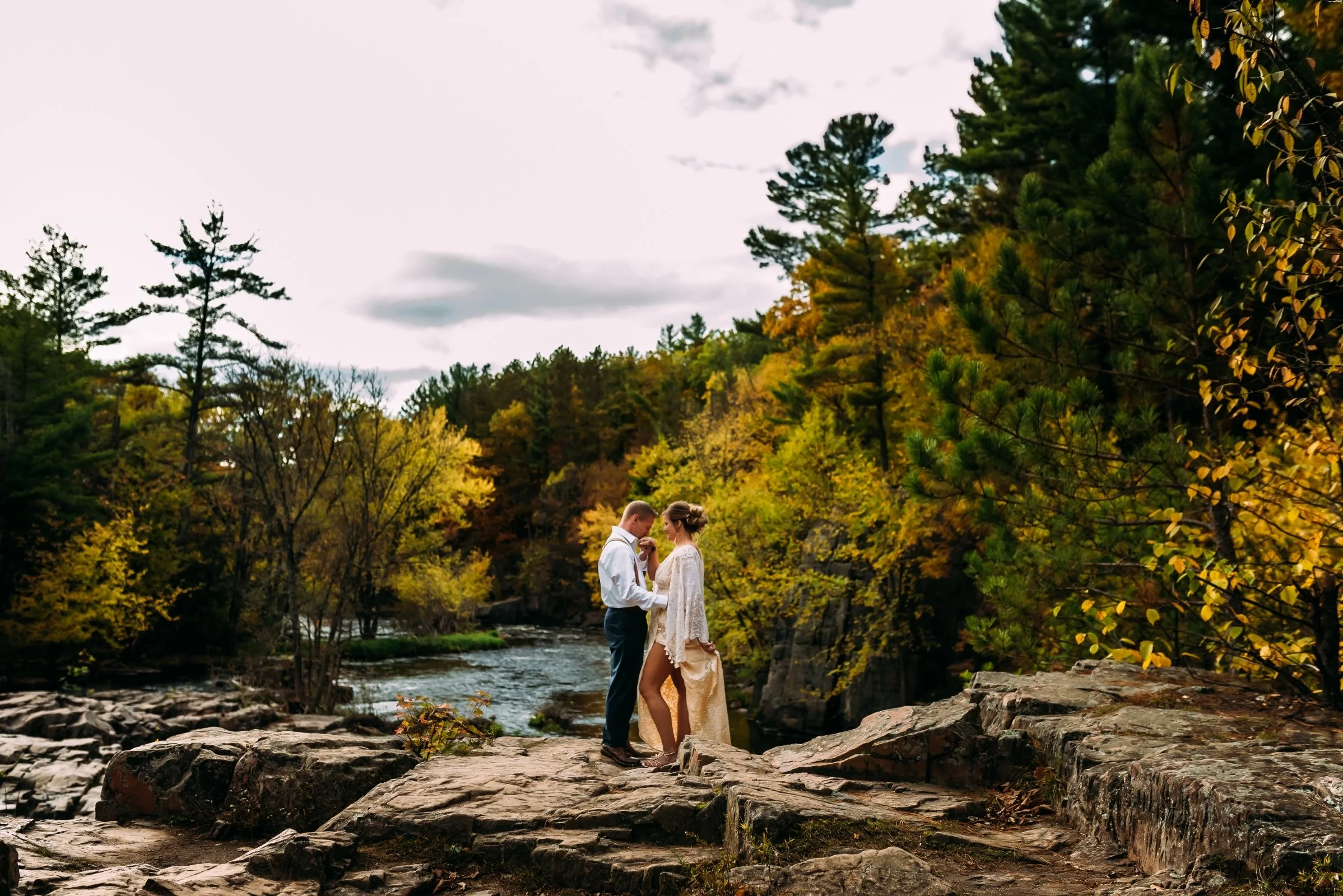 Unique Engagement Photos Ideas to Set Your Photos Apart from the Rest ...