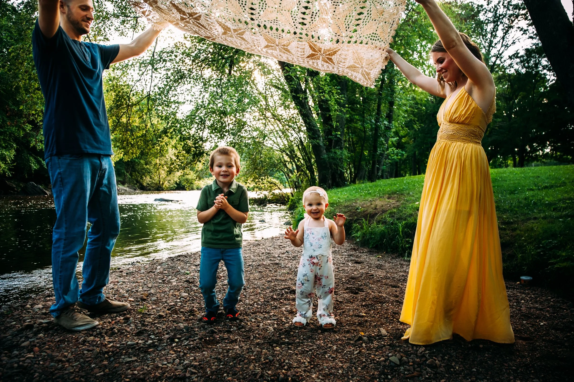 10 Tips for Capturing Authentic Family Moments at your Family Photo ...