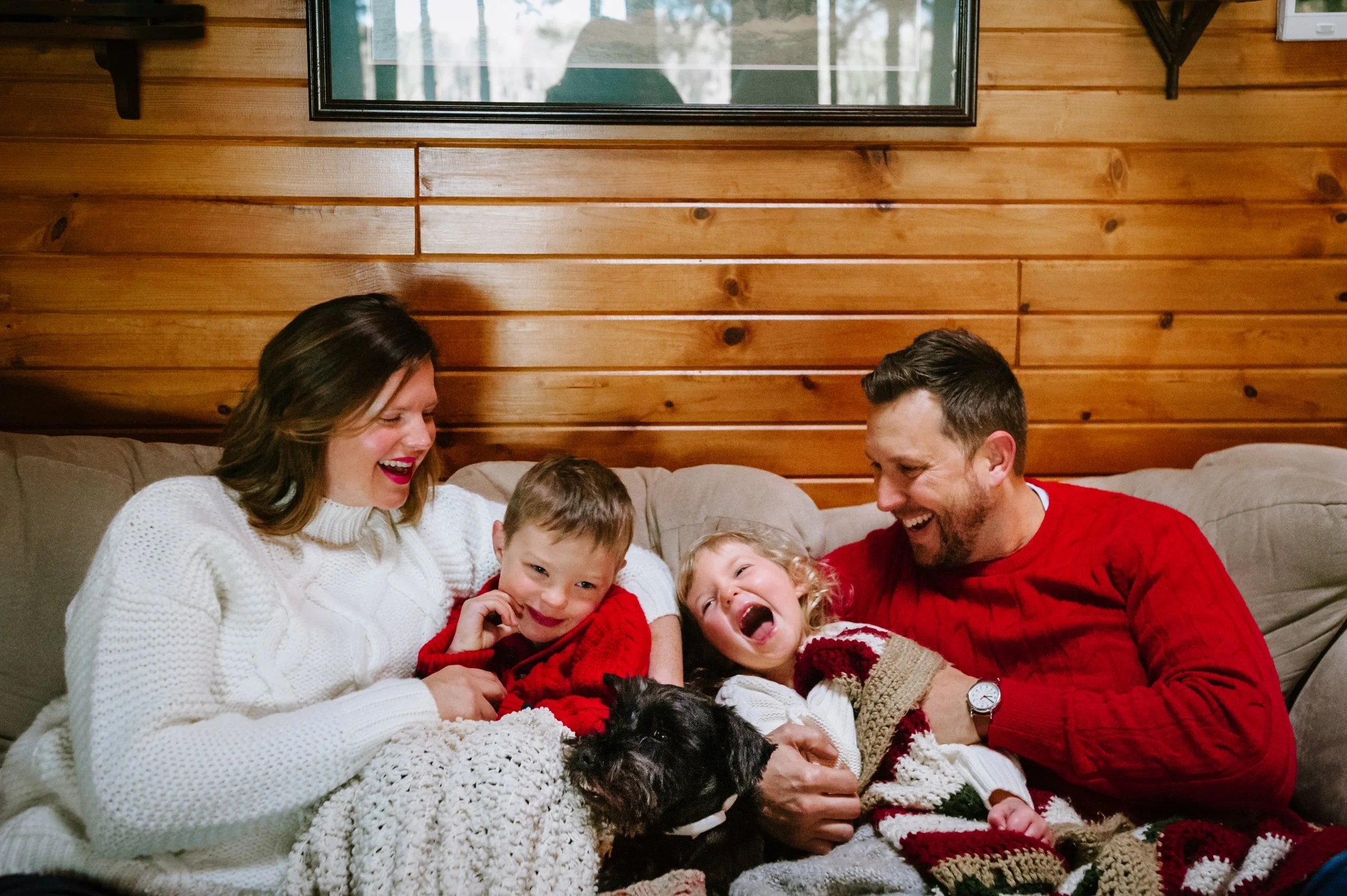 10 Tips for Capturing Authentic Family Moments at your Family Photo ...