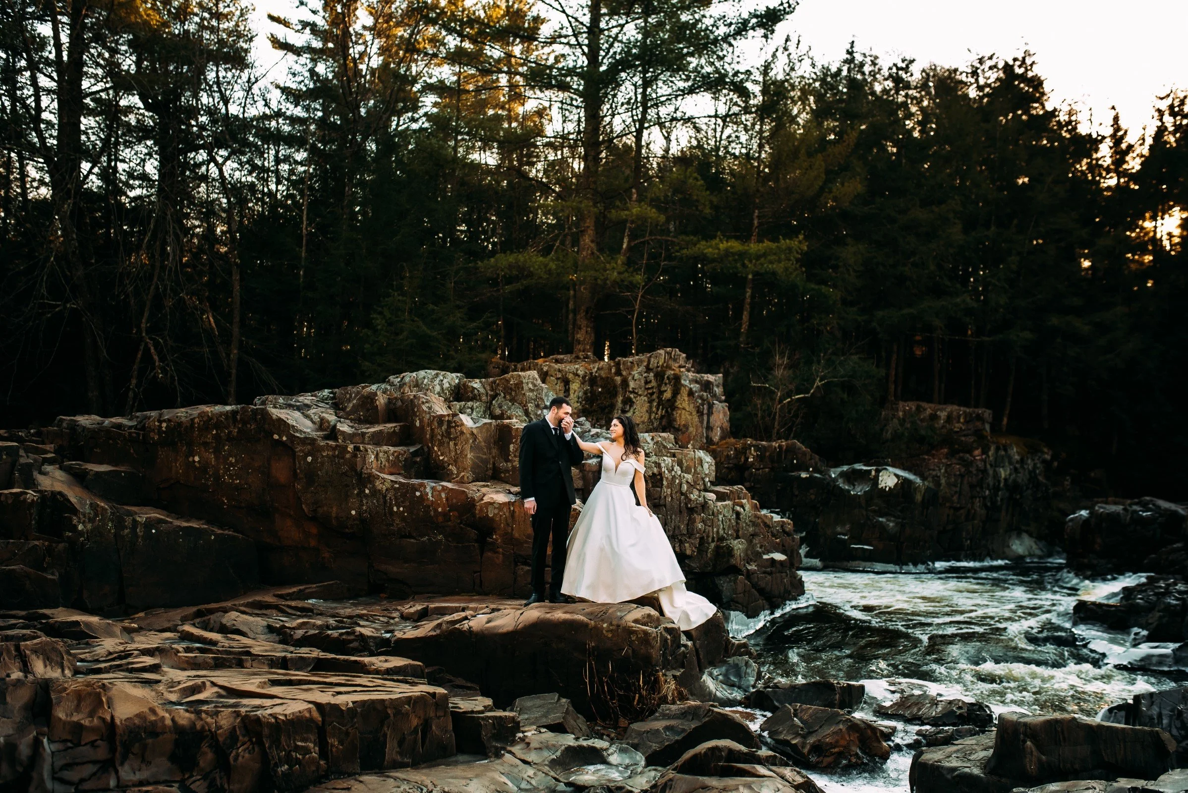 Winter Wonderland Wedding Portraits at Eau Claire Dells — Kelly Jacobi ...
