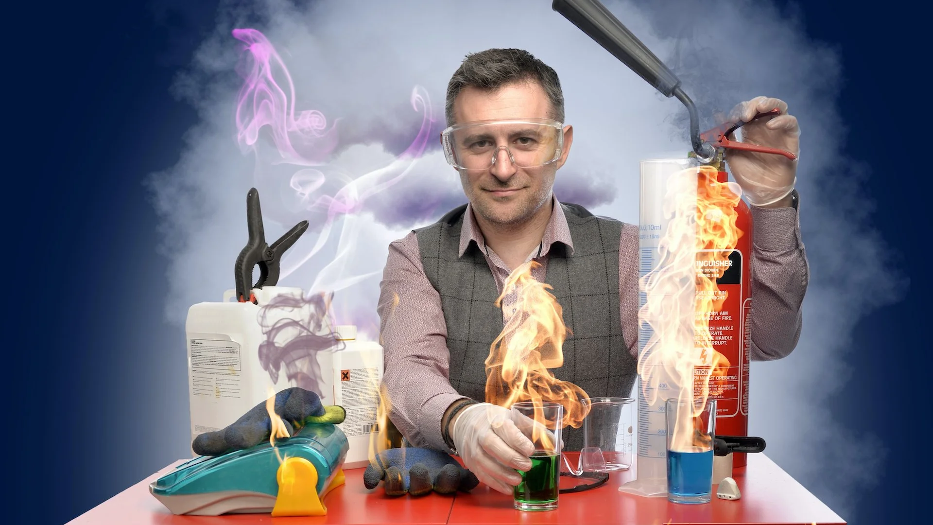 New tour marks 10 years of Mark Thompson’s spectactular science show ...