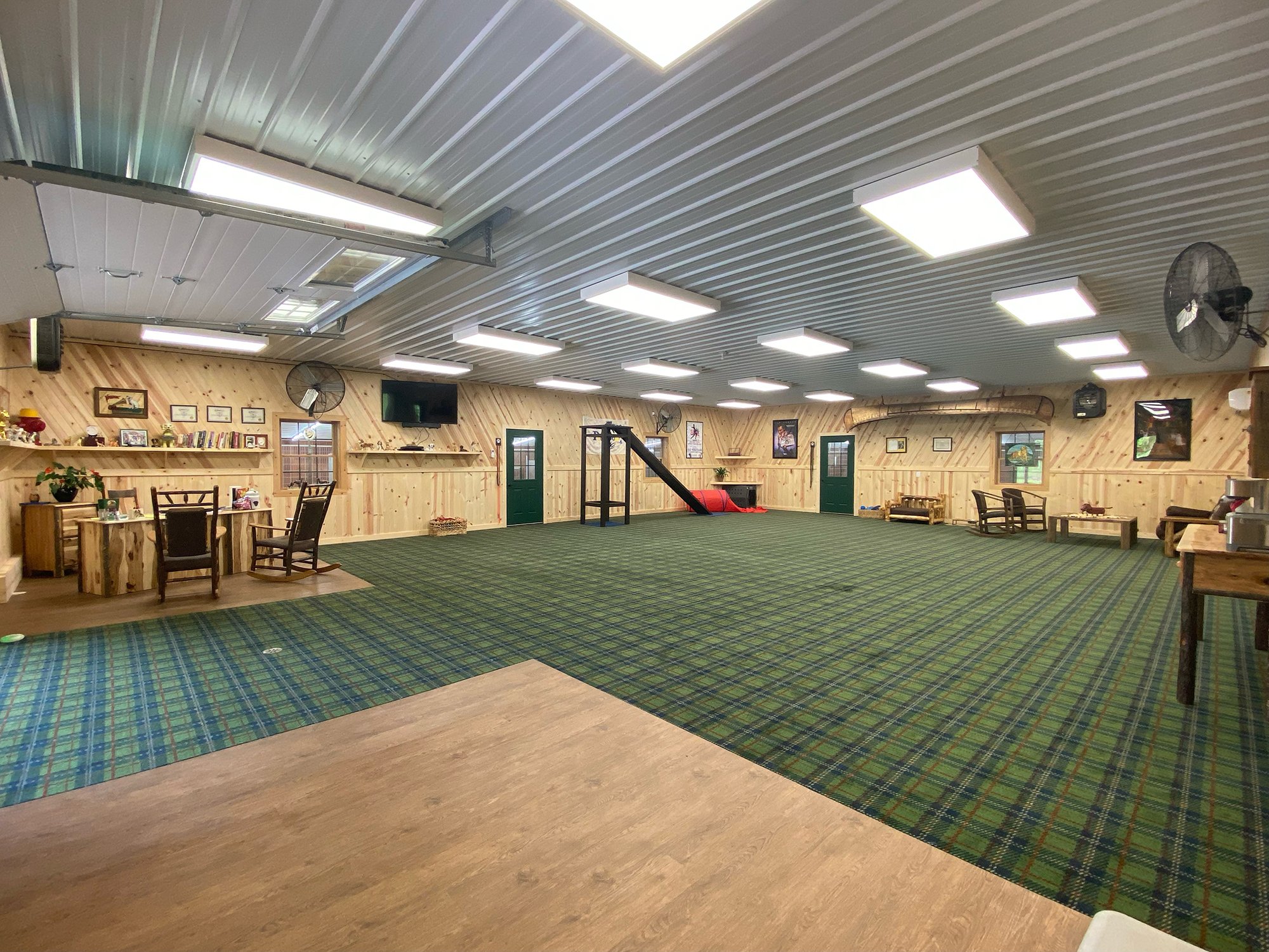 Dog Boarding in Central Ohio – Joel Slaven's Dog Lodge